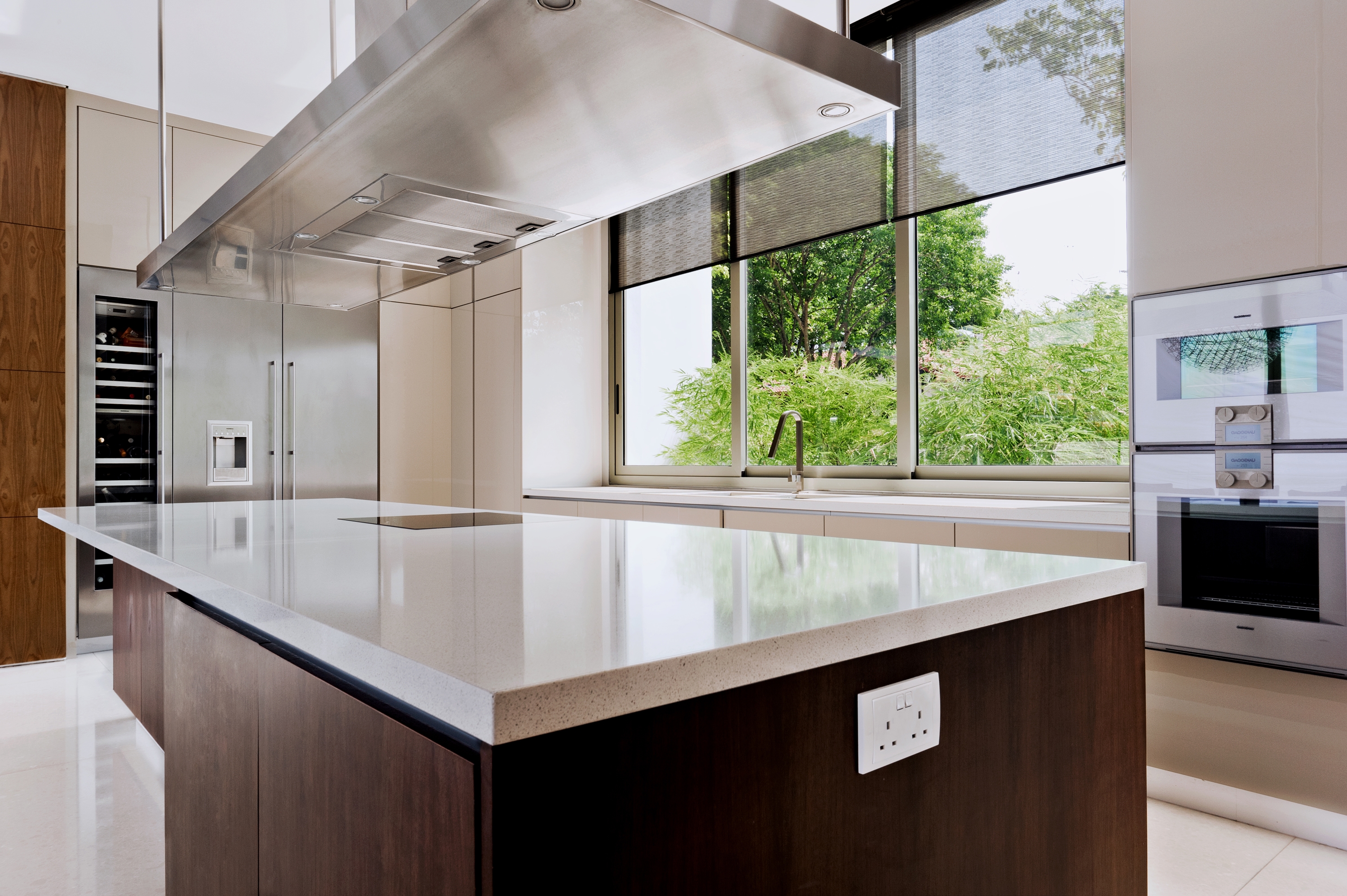 MOSAICI CARBONE - Mineral composite panels from Caesarstone | Architonic