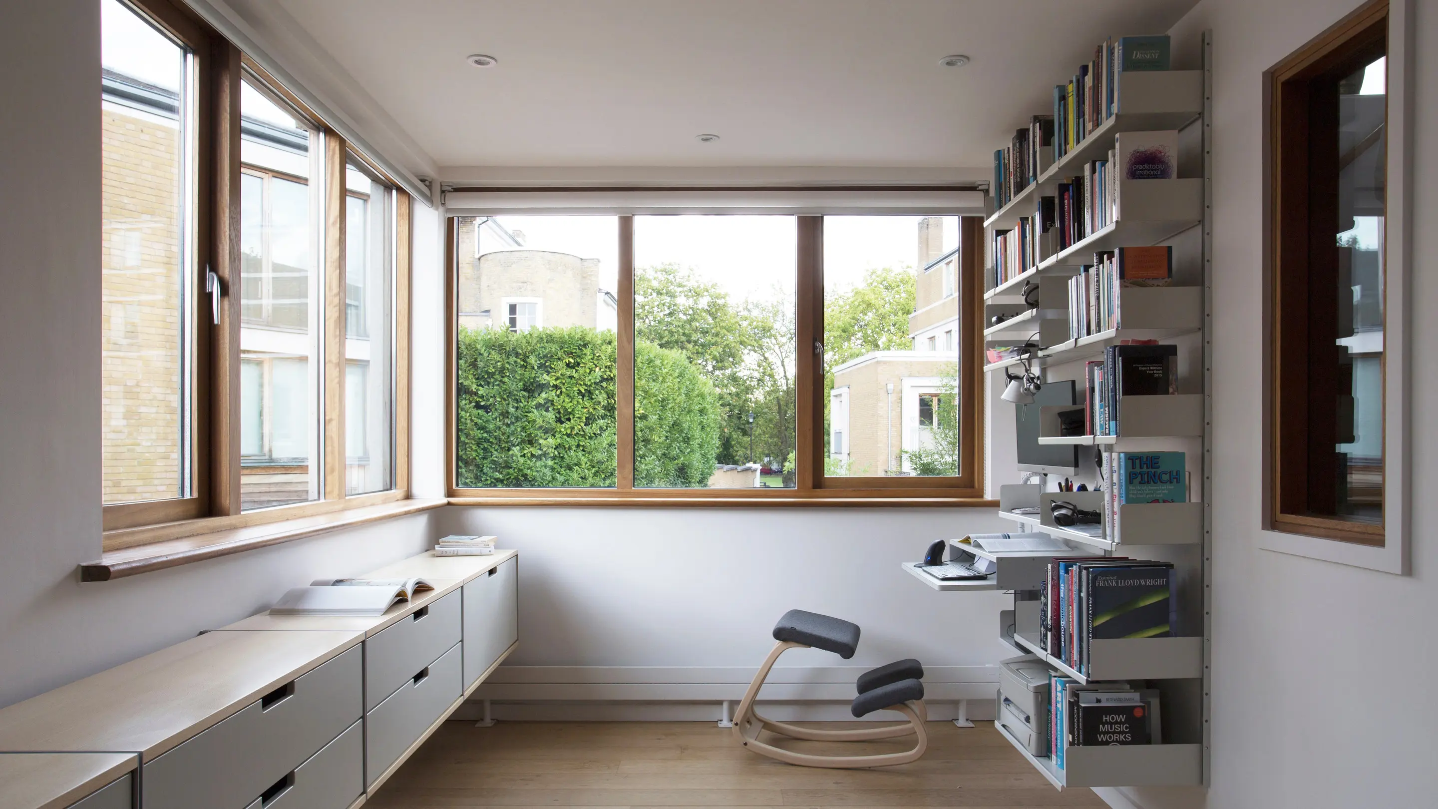 606 UNIVERSAL SHELVING SYSTEM: STRUCTURE - Shelving from Vitsoe ...