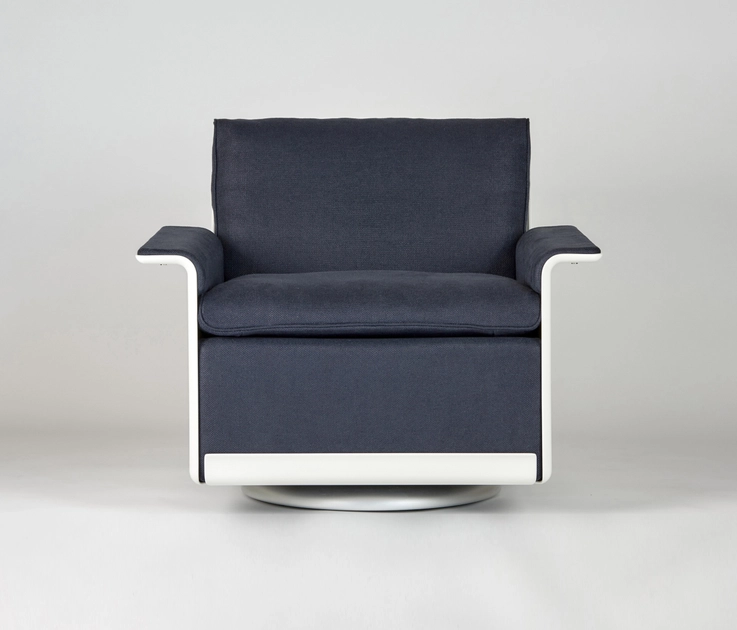 620 CHAIR PROGRAMME: LOW BACK ARMCHAIR (LINEN) - Armchairs from Vitsoe ...