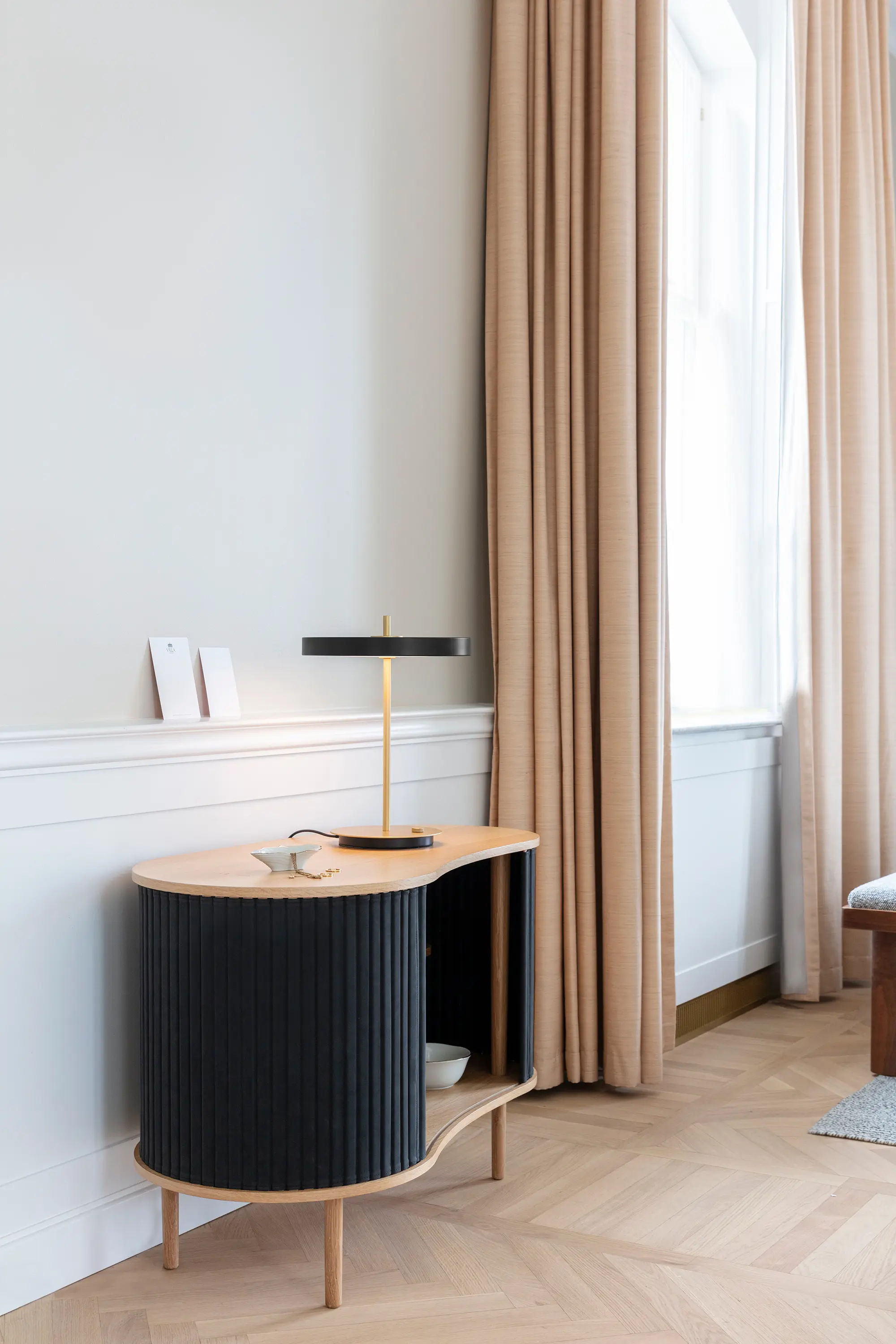 ASTERIA | TABLE LAMP, ANTHRACITE GREY, BRASS – a fine Table lights by ...