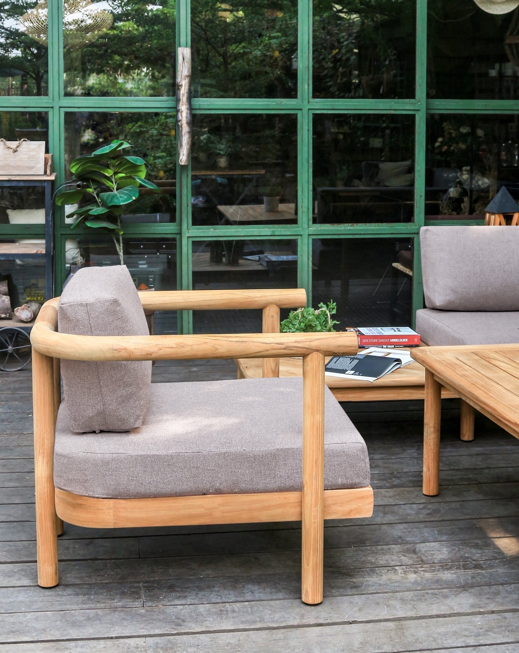 VERA SLATTED TEAK CHAIR - NATURAL TEAK – Chaises de Design Pergola ...