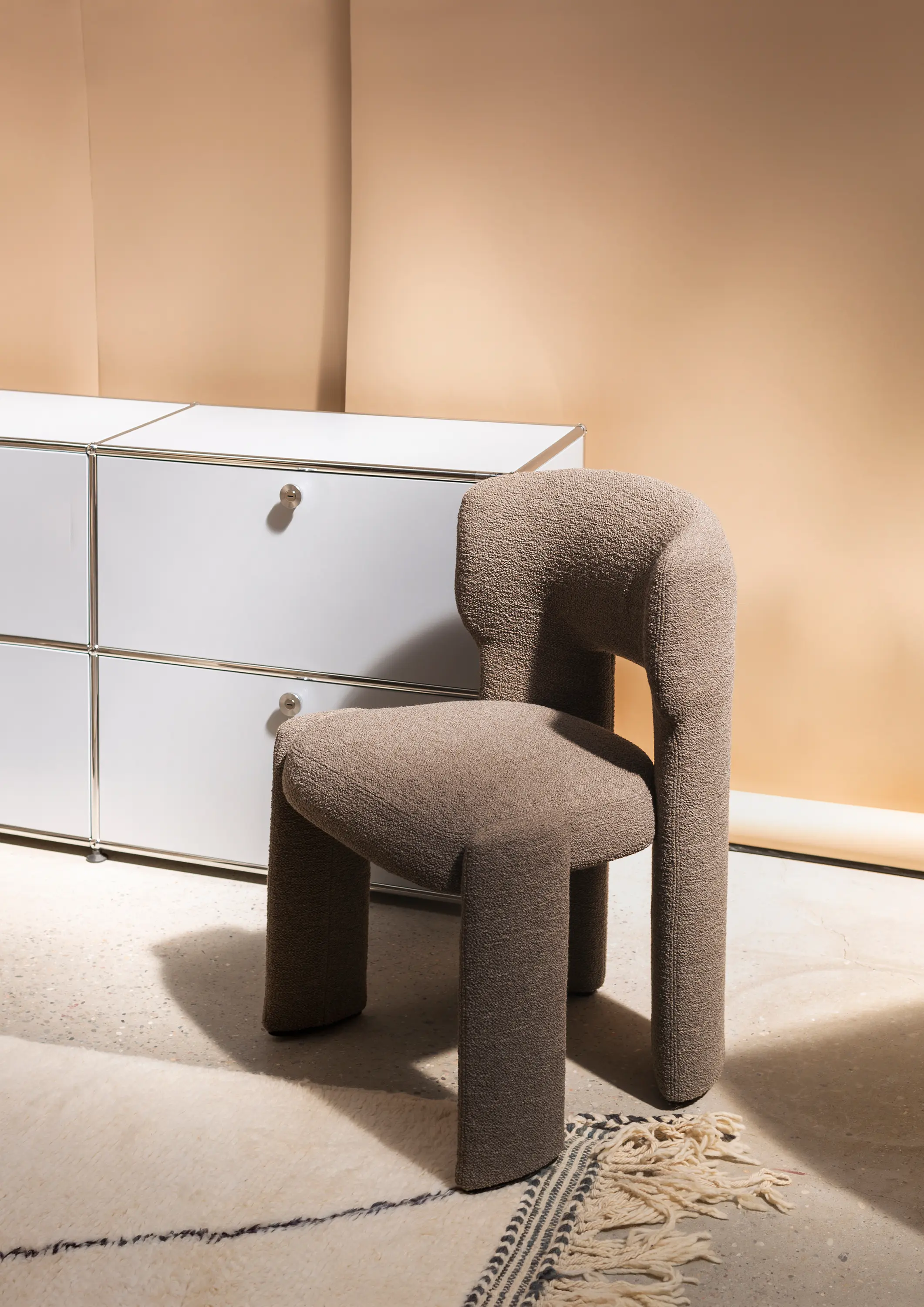 BOLD SOFA CURVED OPEN ARMS - Sofas from Mohdern | Architonic