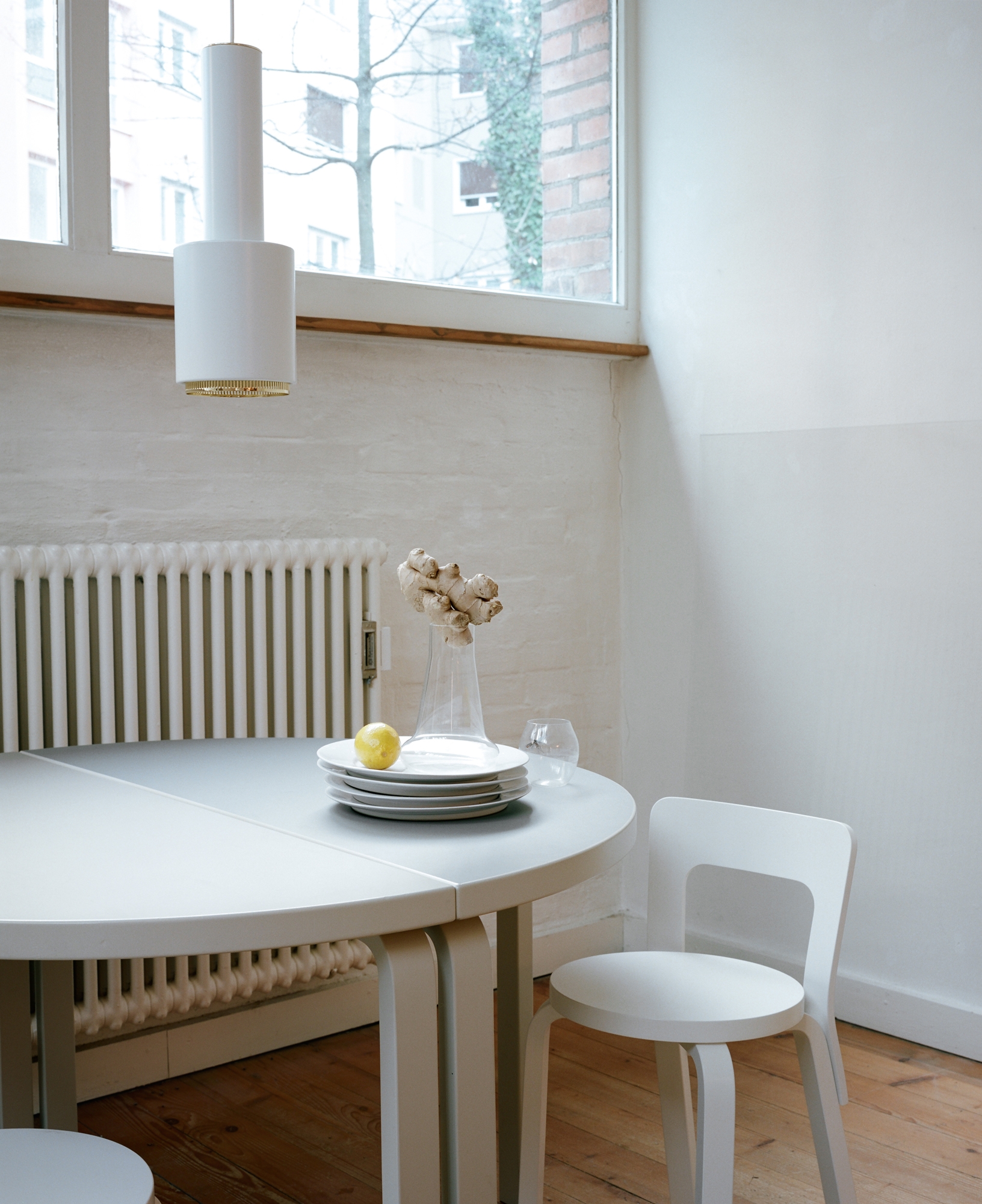 AALTO TABLE ROUND 90C - Dining tables from Artek | Architonic