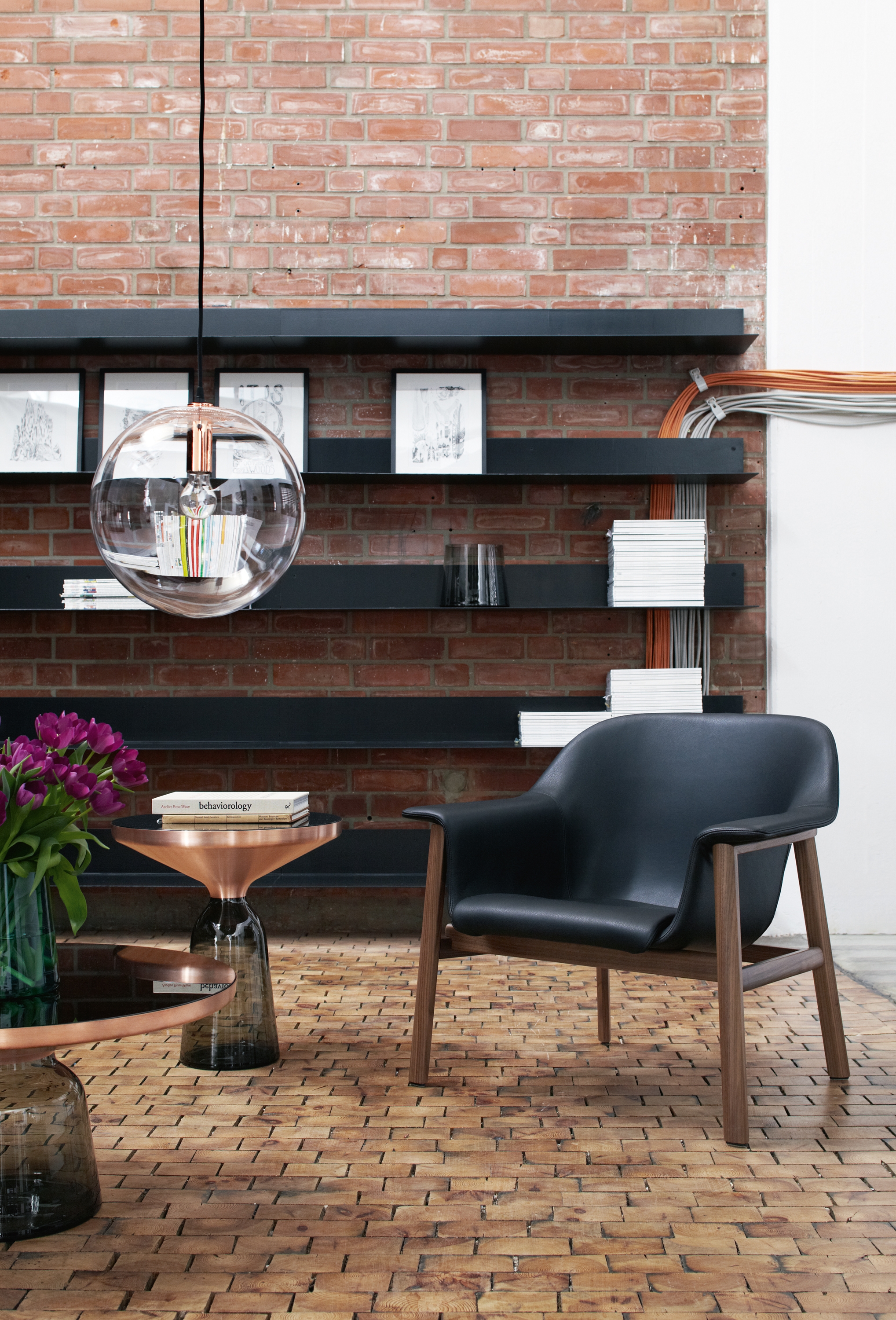 BELL SIDE TABLE BRASS-MARBLE-VIOLET - Side tables from ClassiCon ...