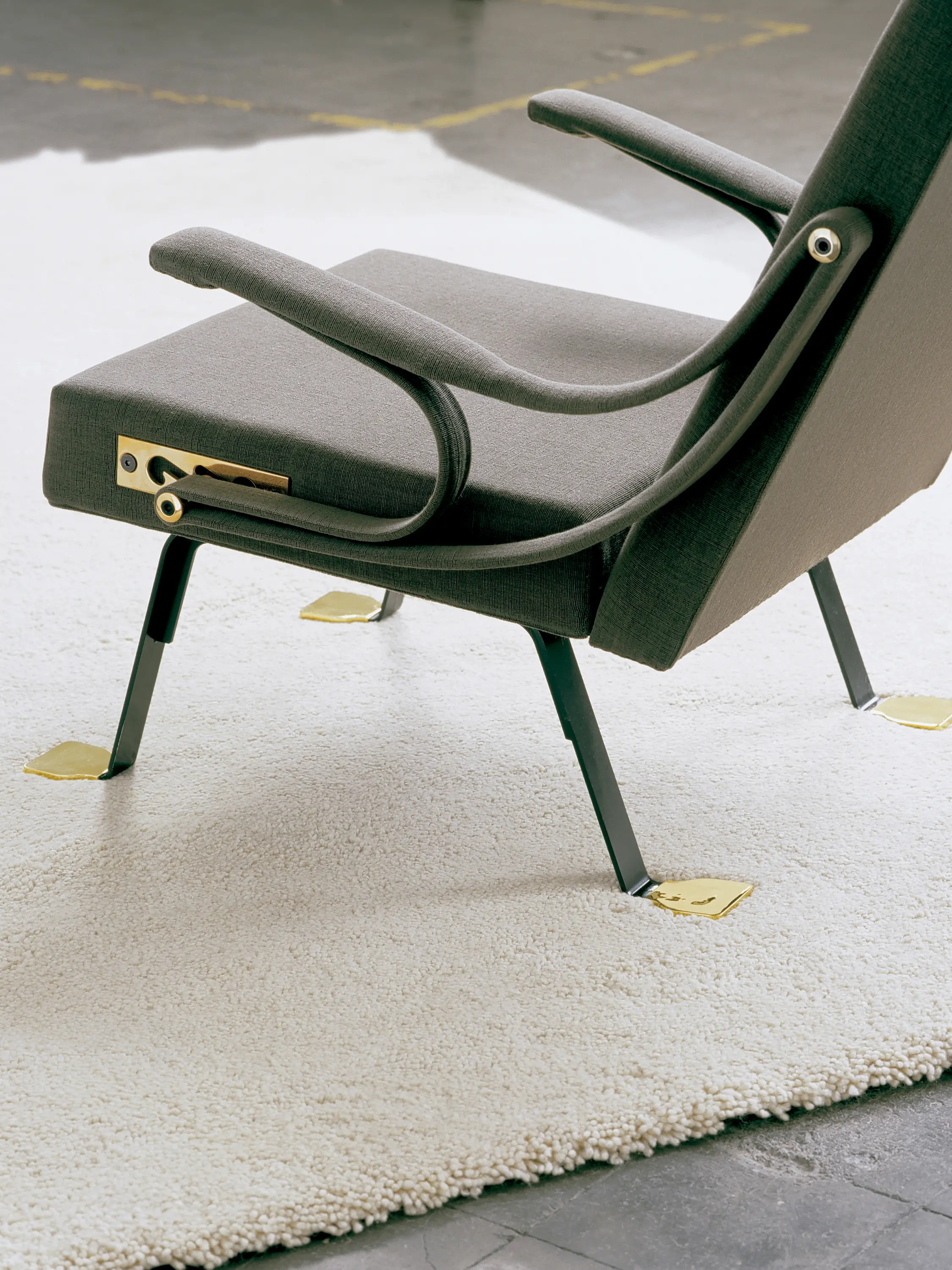 DIGAMMA ARMCHAIR | FURNITURE - Armchairs from Santa & Cole | Architonic