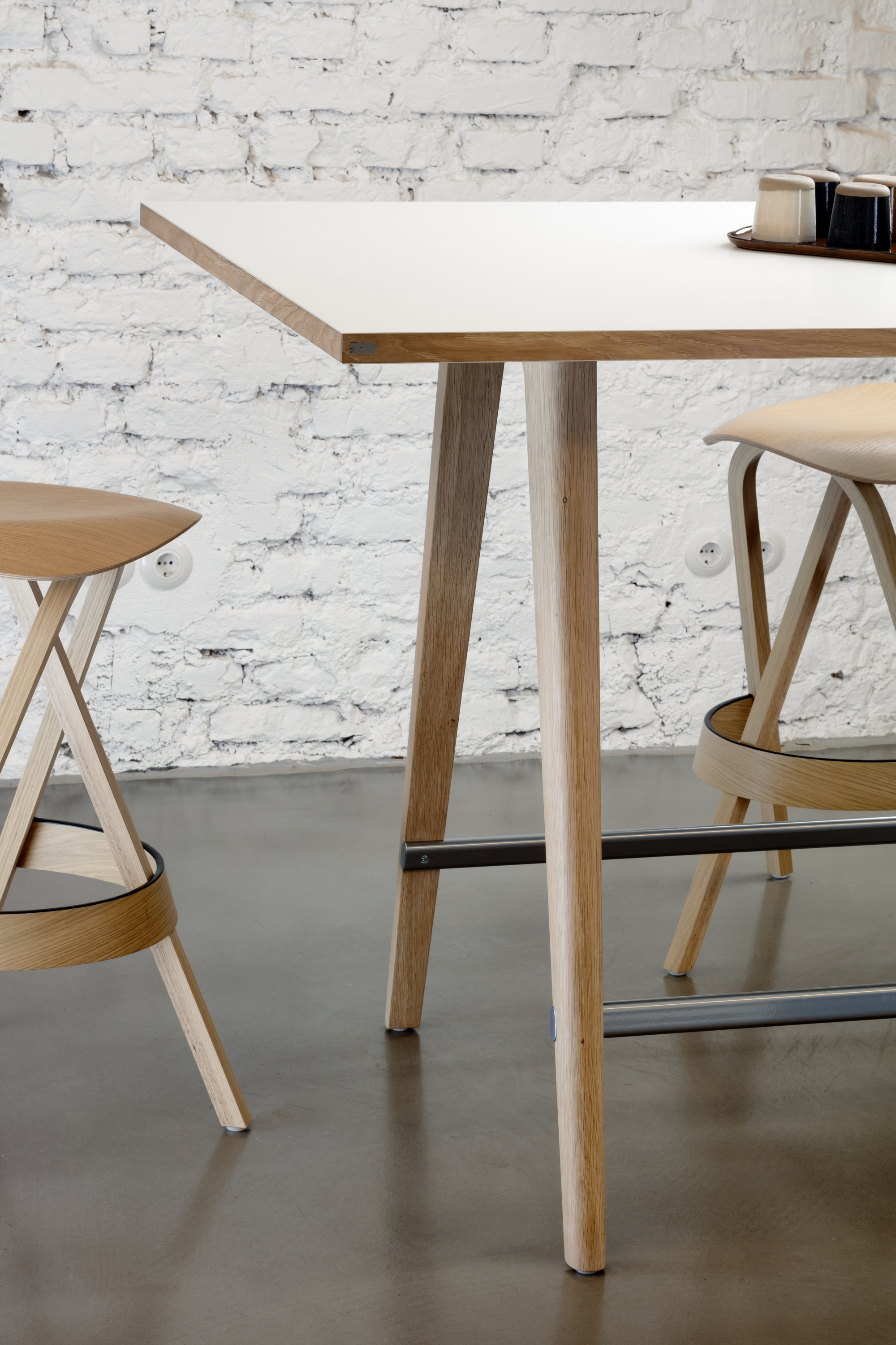 1500 - Dining tables from Thonet | Architonic