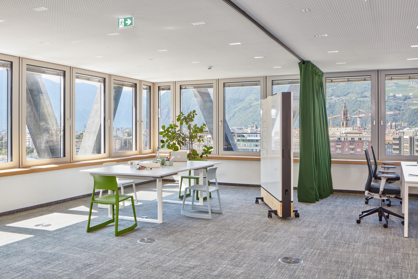 DANCING WALL - Privacy screen from Vitra | Architonic