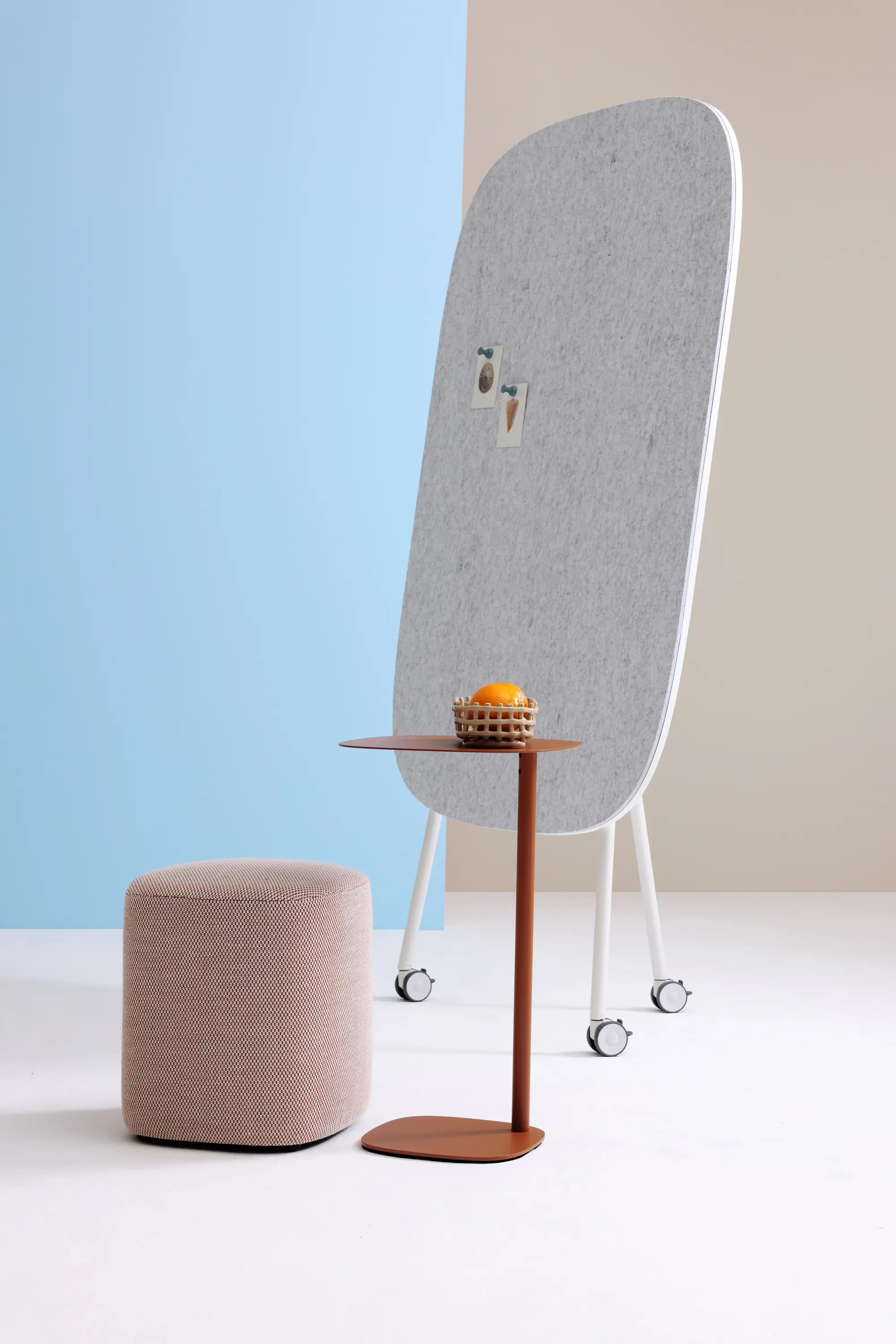 PULLY PINBOARD - FELT - Flip charts / Writing boards from Cascando ...