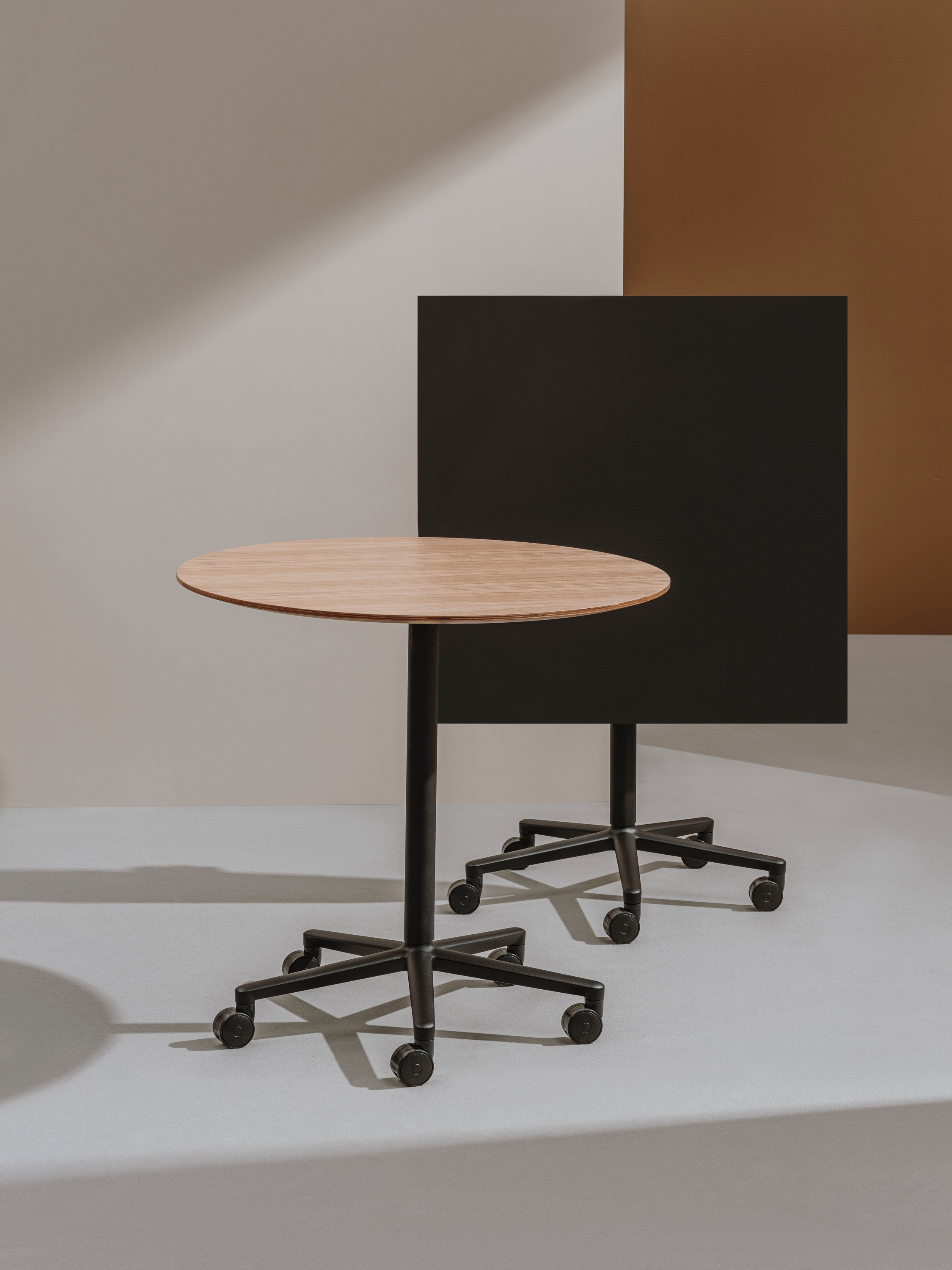QUATTRO BM 4725 - Dining tables from Andreu World | Architonic