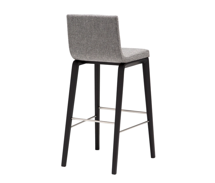 LINEAL COMFORT BQ 0609 - Bar stools from Andreu World | Architonic