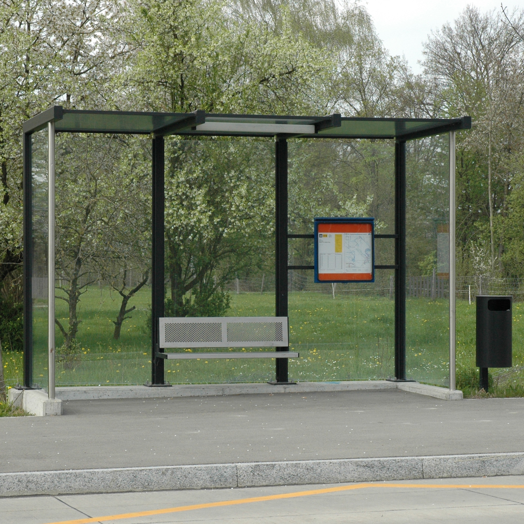 HSI ONE - Bus stop shelters from BURRI | Architonic