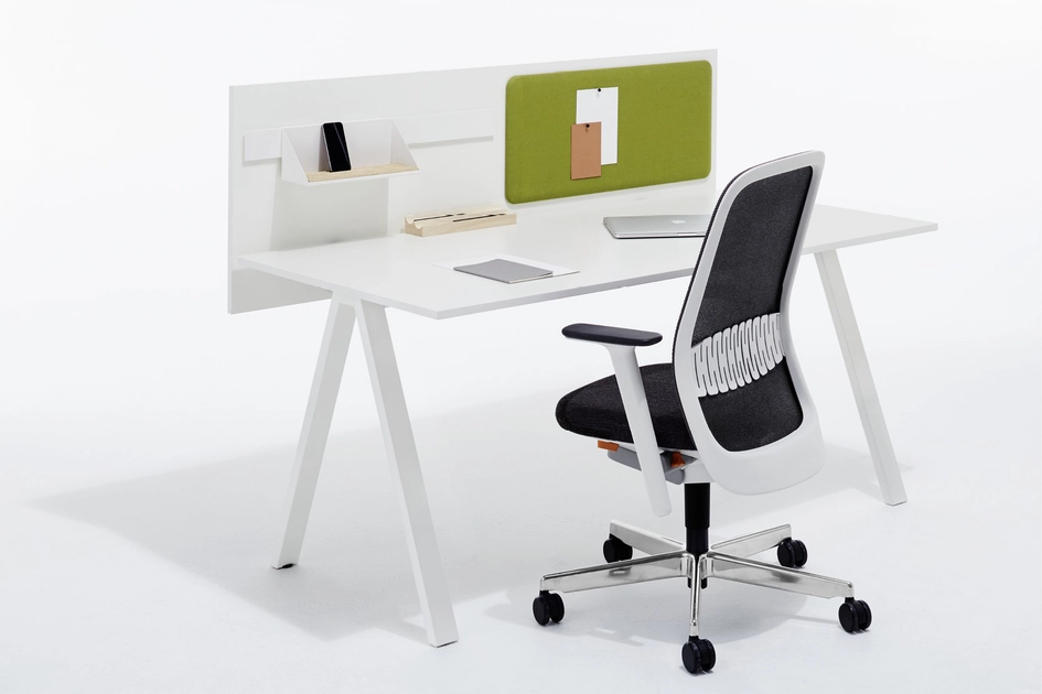DELTA PURE BY BENE - Desks from Bene | Architonic