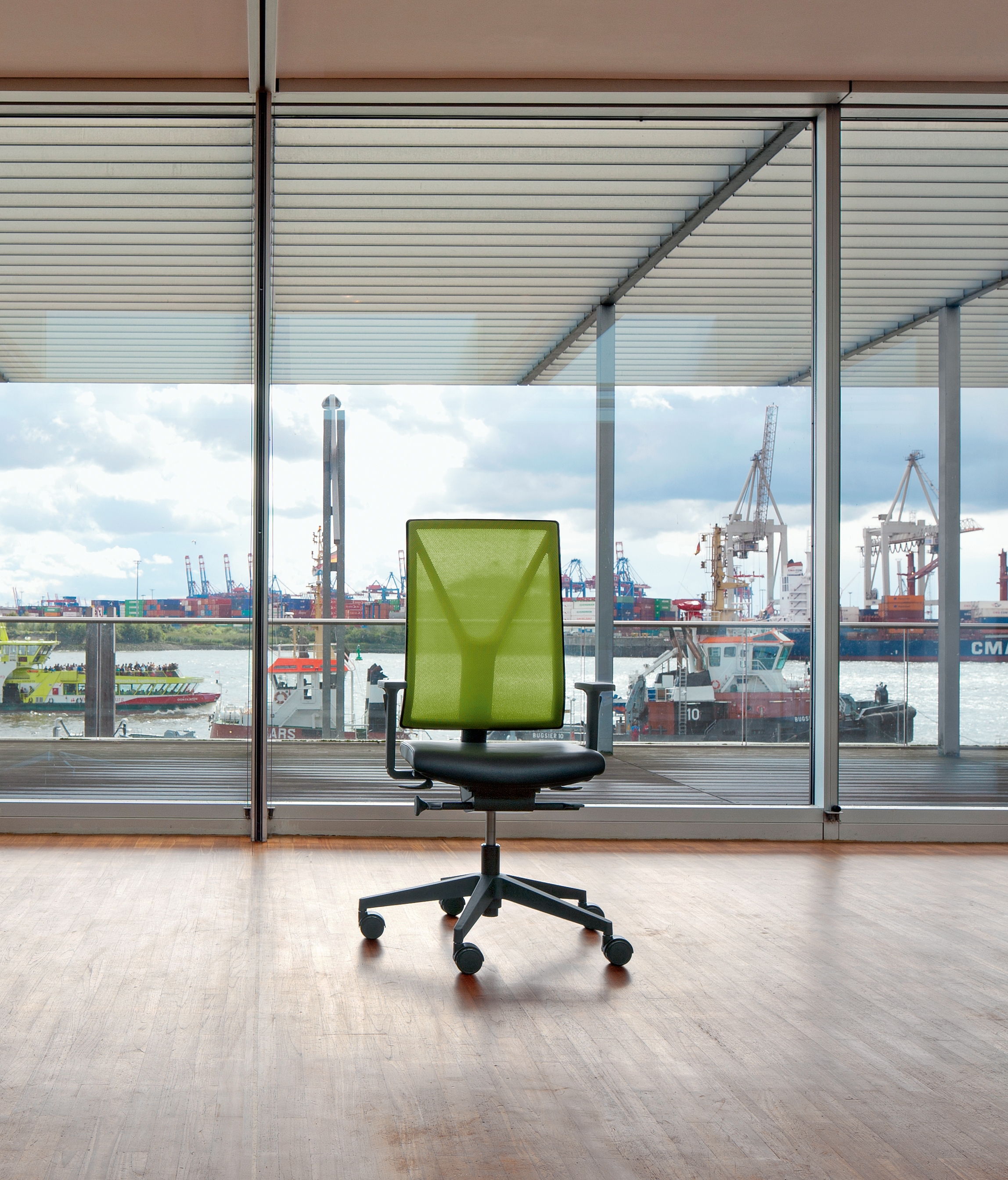 YANOS 4-LEGGED CHAIR - Chairs from Girsberger | Architonic