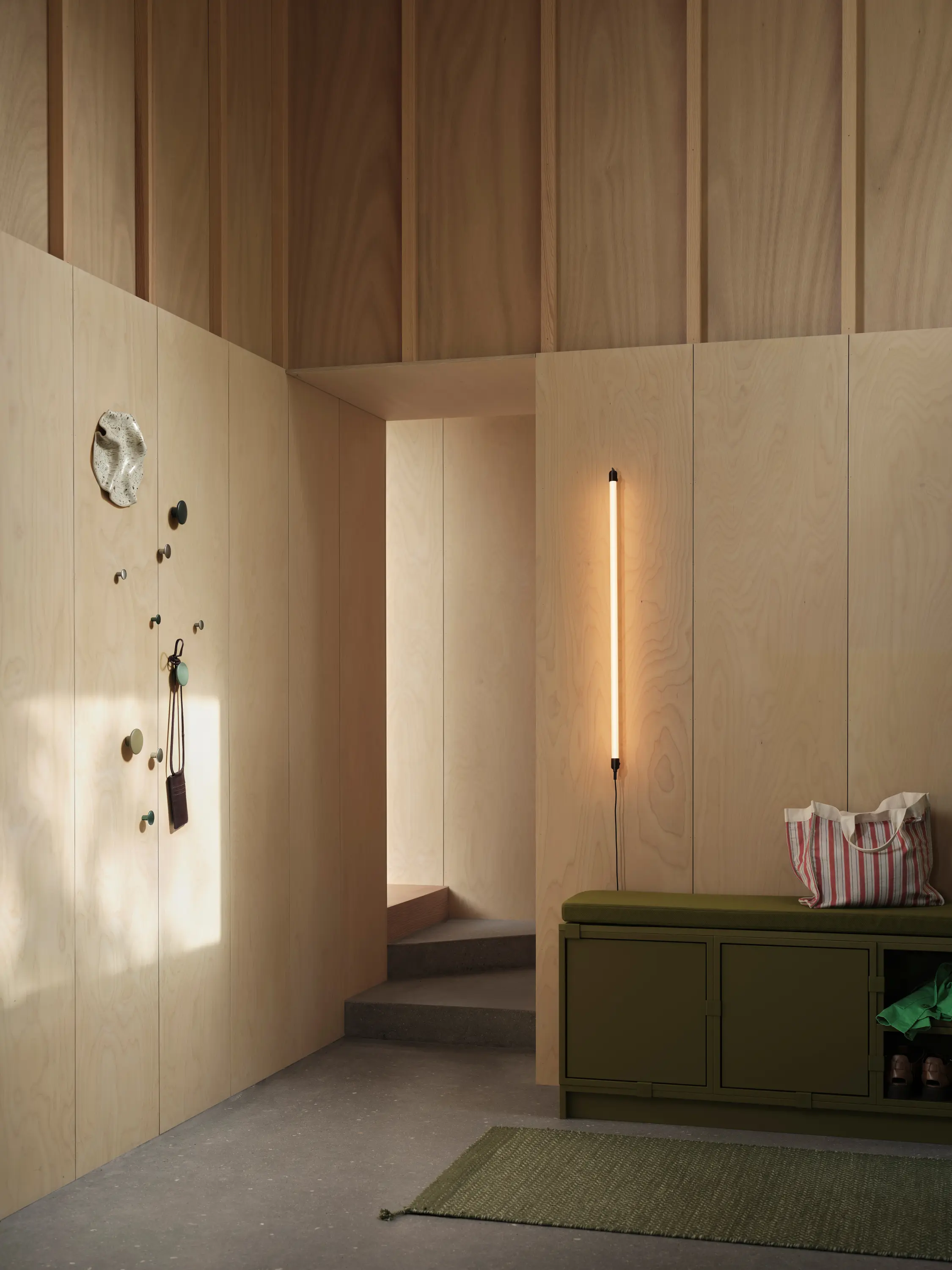 STACKED STORAGE SYSTEM | LARGE WITH BACKBOARD - Shelving from Muuto | Architonic