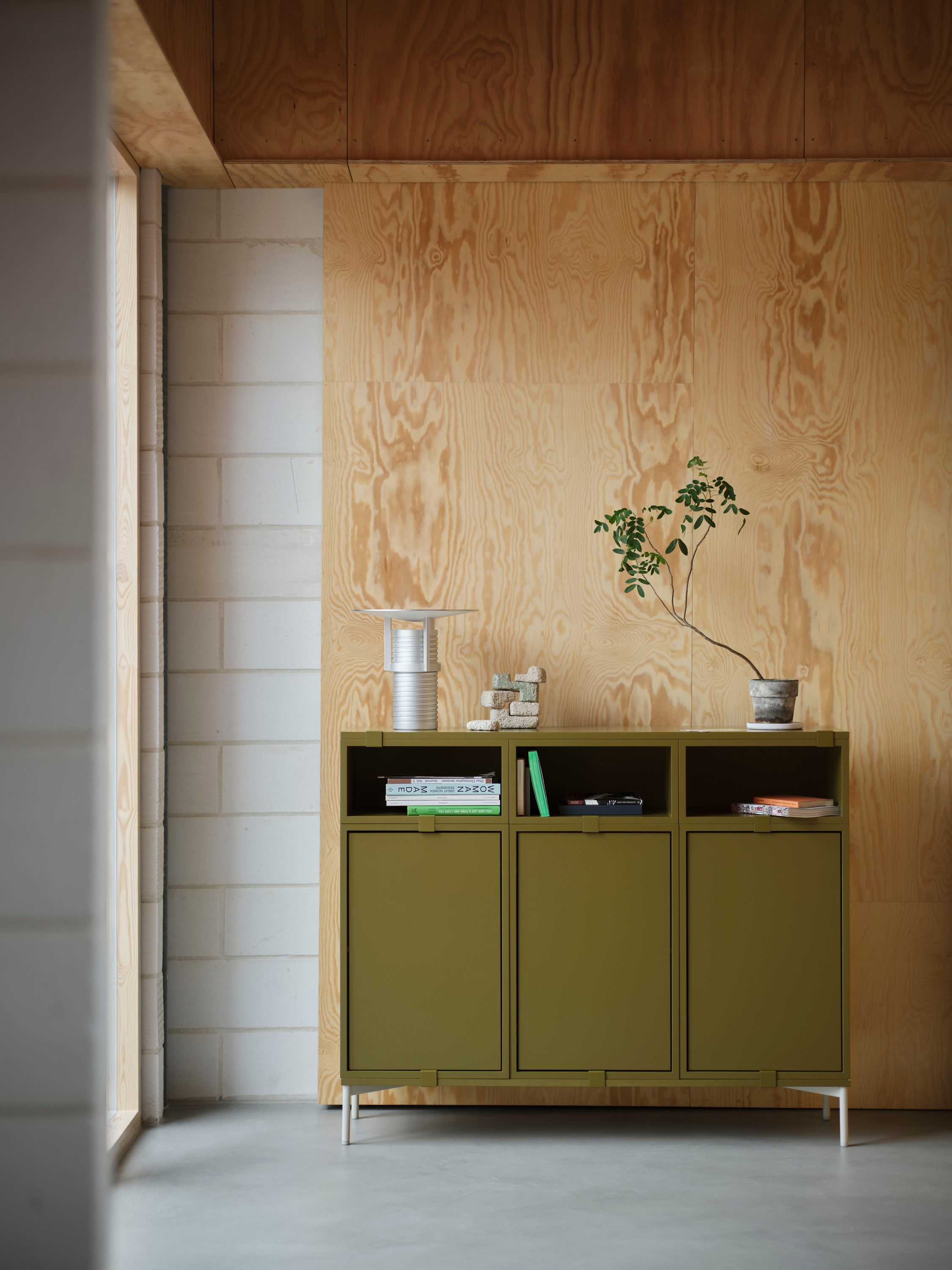 STACKED STORAGE SYSTEM | SMALL WITH BACKBOARD – Estantería de Muuto ...