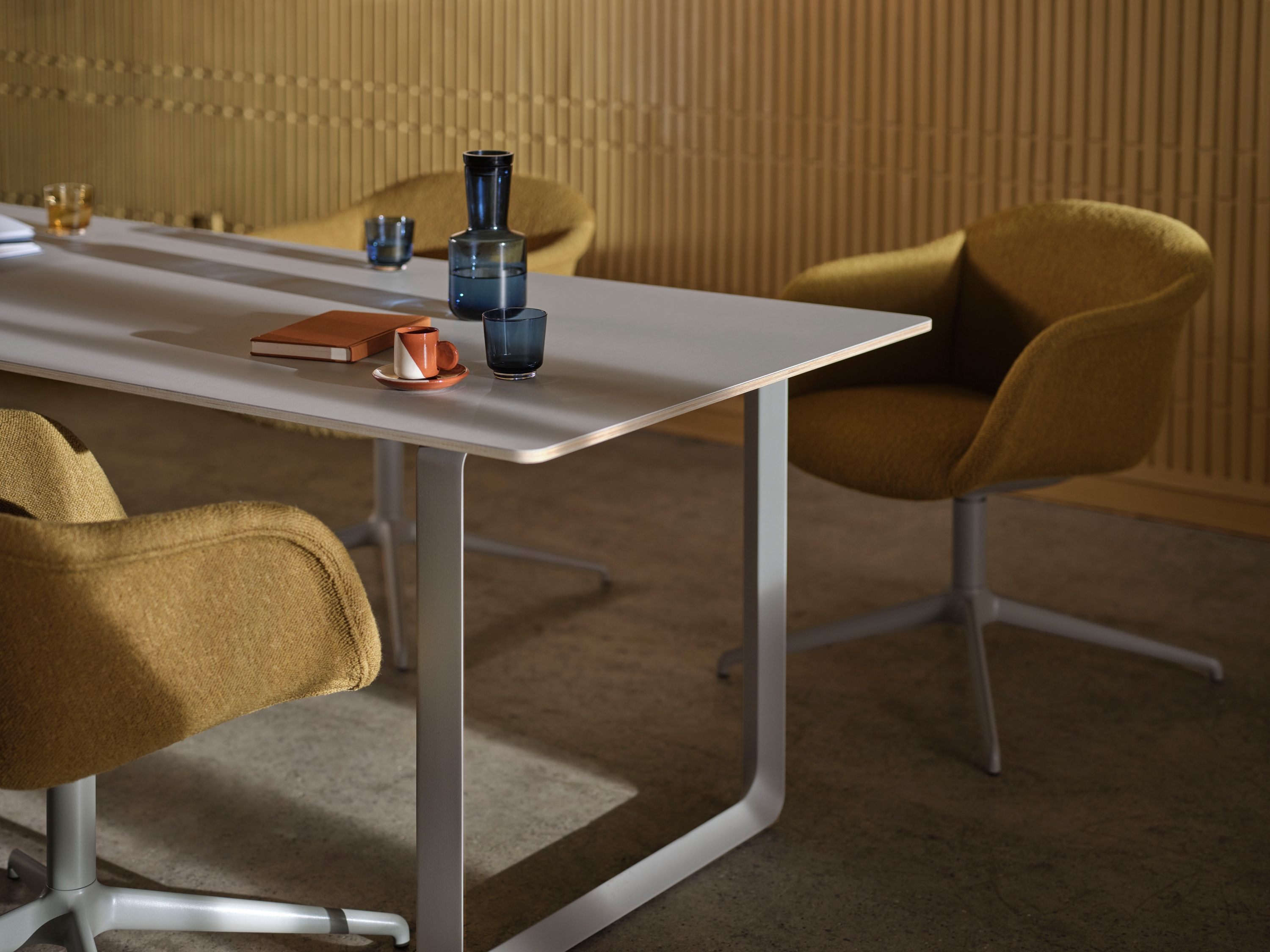 FIBER SOFT ARMCHAIR / SWIVEL BASE W. CASTORS - Chairs from Muuto ...