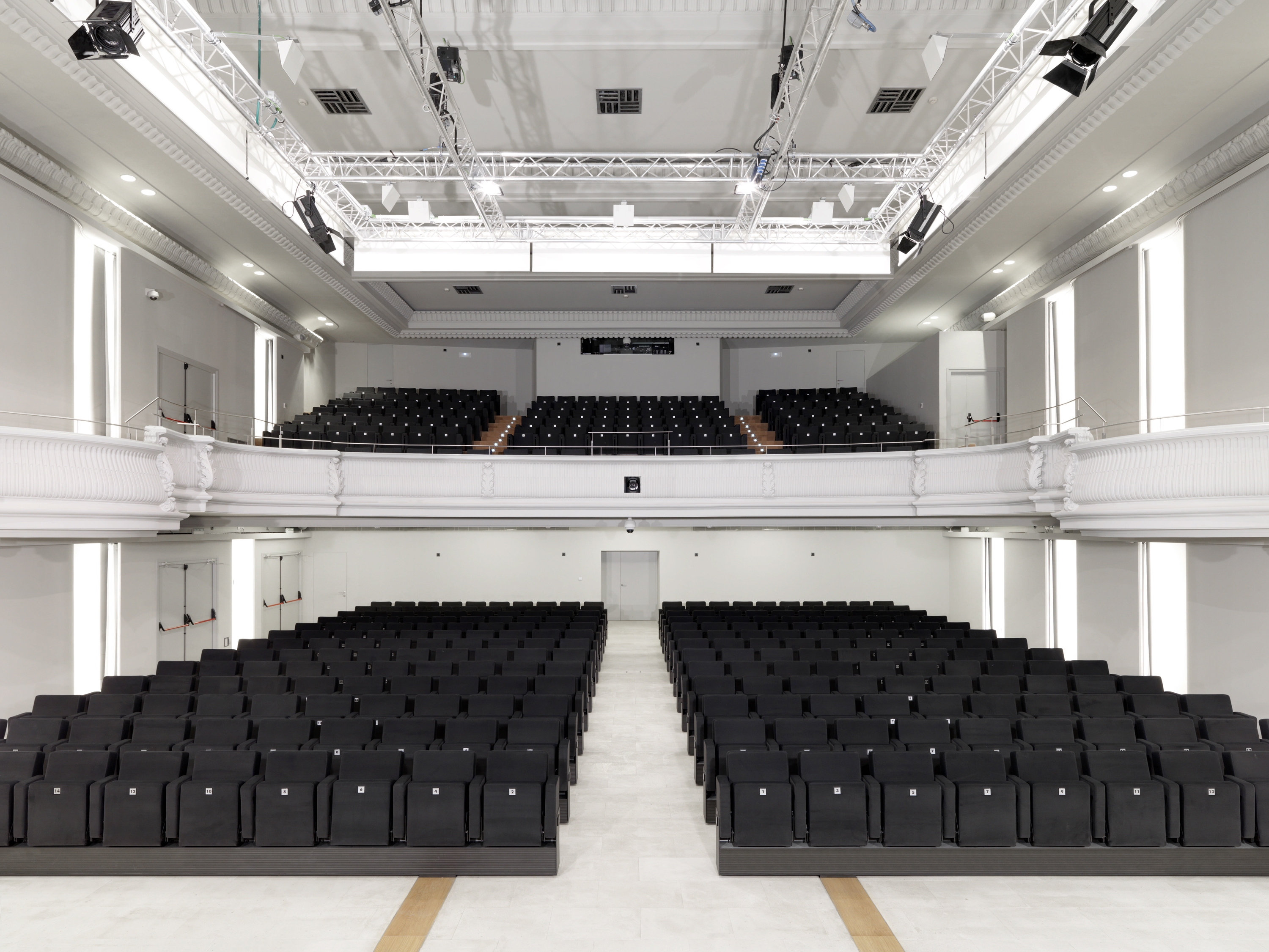 MUTASUB SEATING SYSTEM - Auditorium seating from FIGUERAS SEATING ...
