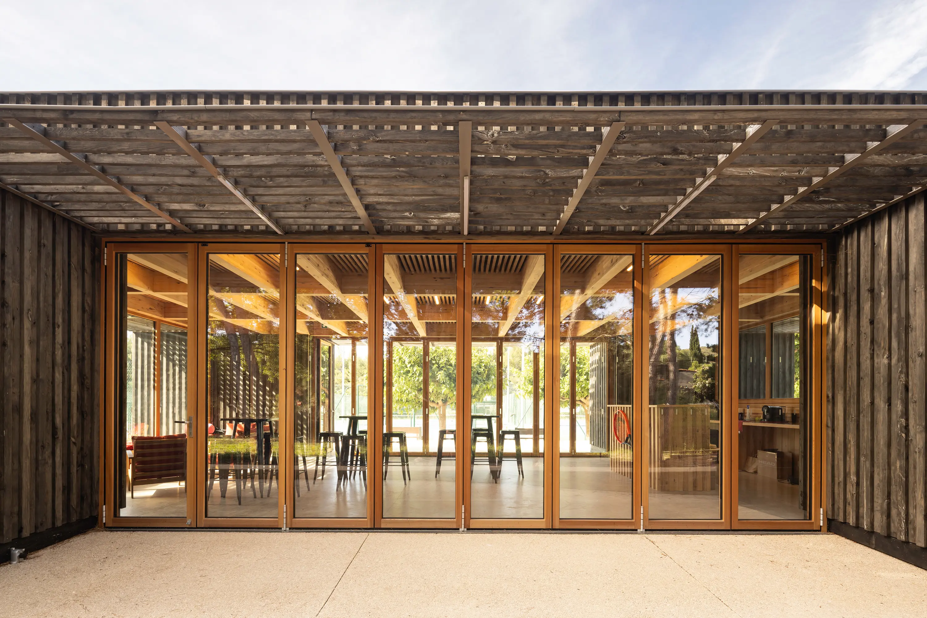 BI-FOLDING DOOR WOODLINE | WOODLINE - Window types from Solarlux ...