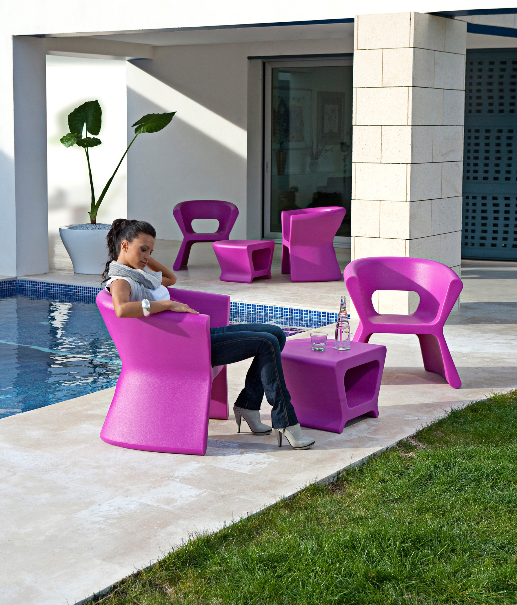 PAL TABLE LED - Poufs from Vondom | Architonic