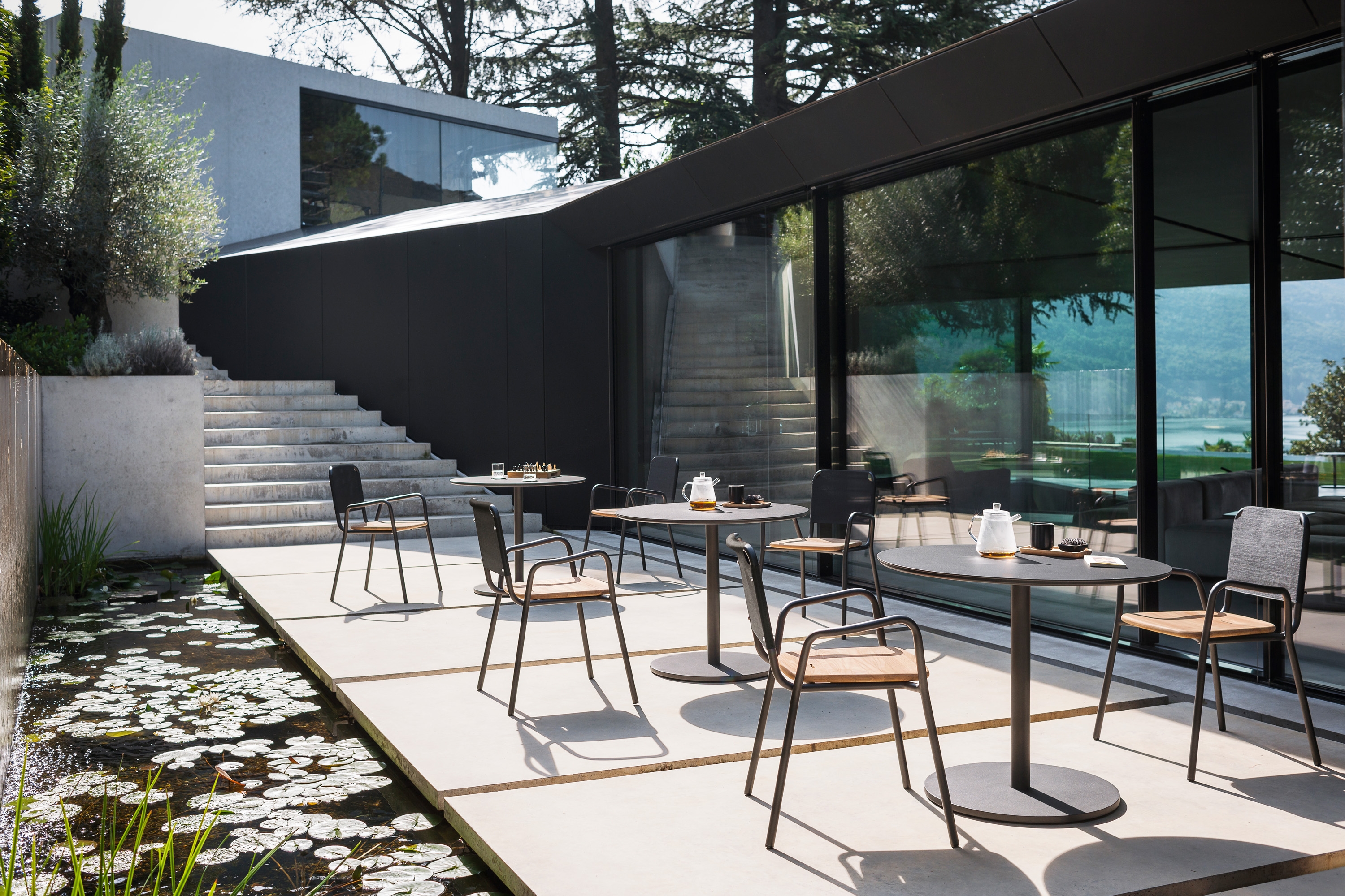 BUTTON 002 TABLE - Bistro tables from Roda | Architonic