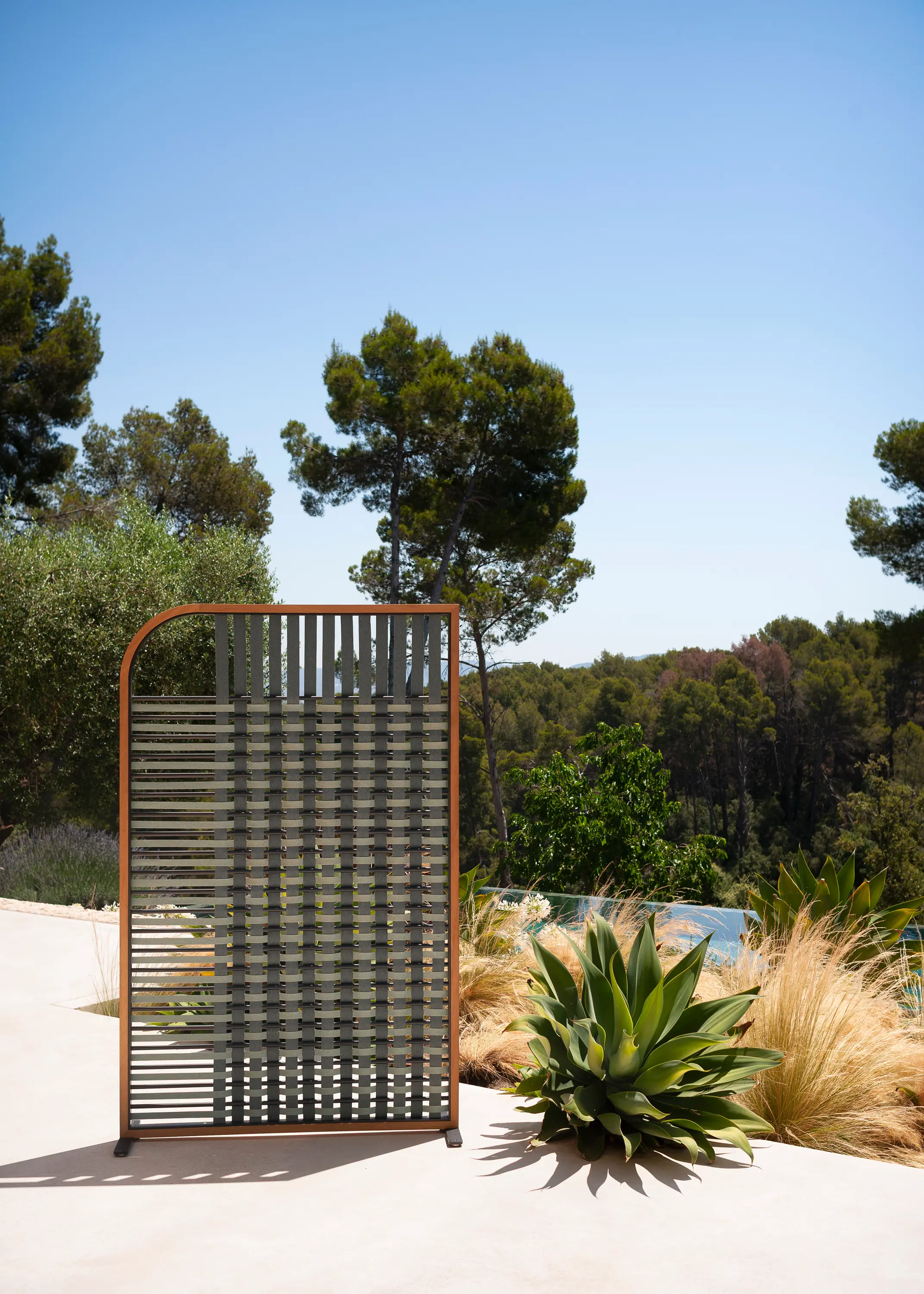 FILET 001 VERTICAL SCREEN - Privacy screen from Roda | Architonic