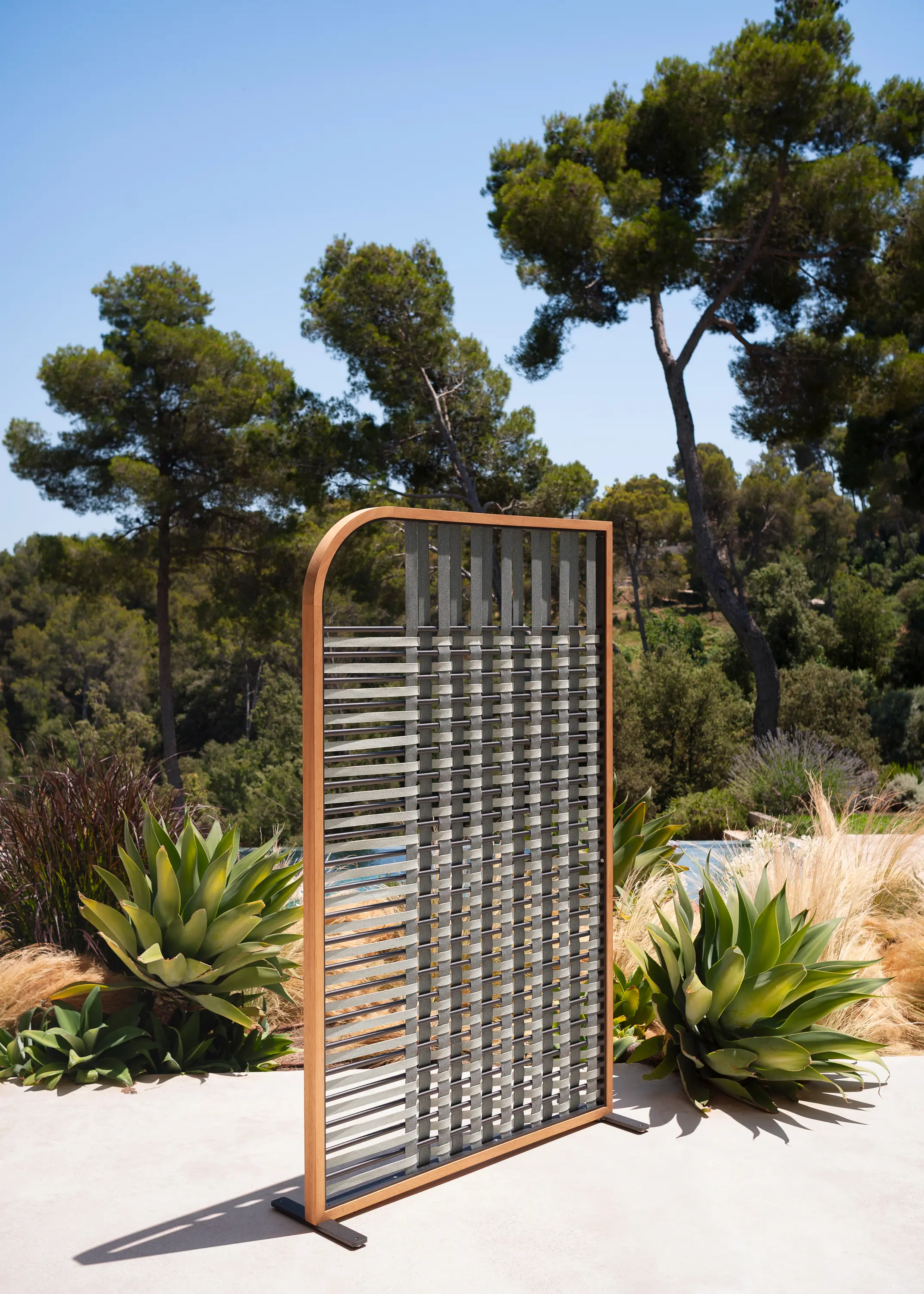 FILET 001 VERTICAL SCREEN - Privacy screen from Roda | Architonic