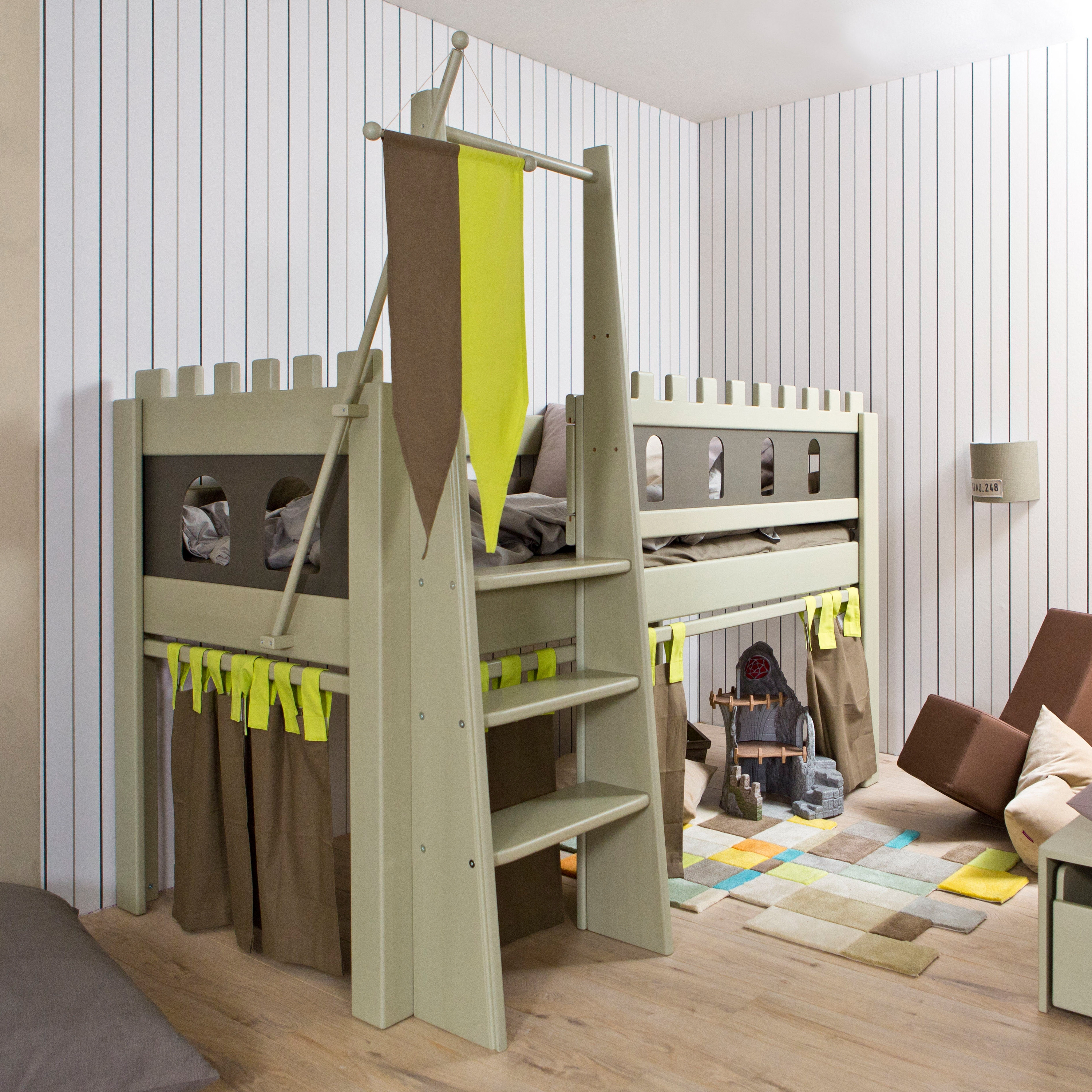 CASTLE POSTER BED WITH DRAWERS DBA-208.4 - Kids beds from De Breuyn ...