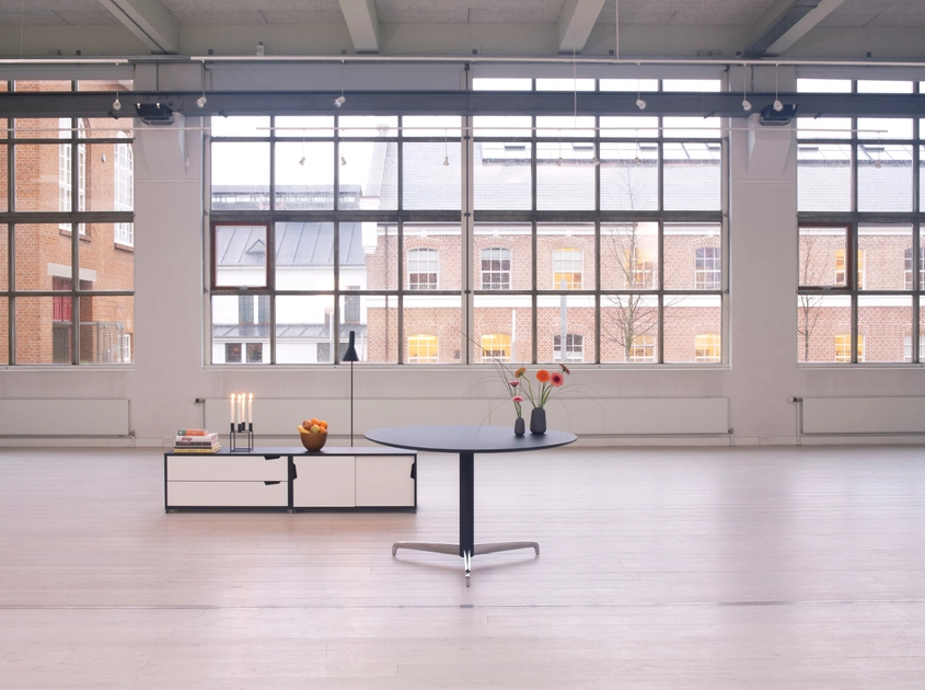 GENESE ROUND CAFÉ TABLE - Contract tables from Holmris B8 | Architonic