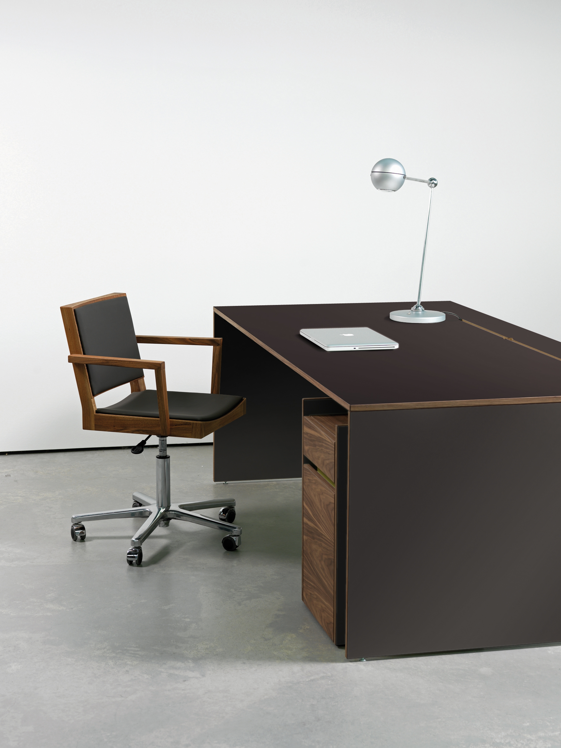 OS-F | W-EI DESK - Desks from OLIVER CONRAD | Architonic