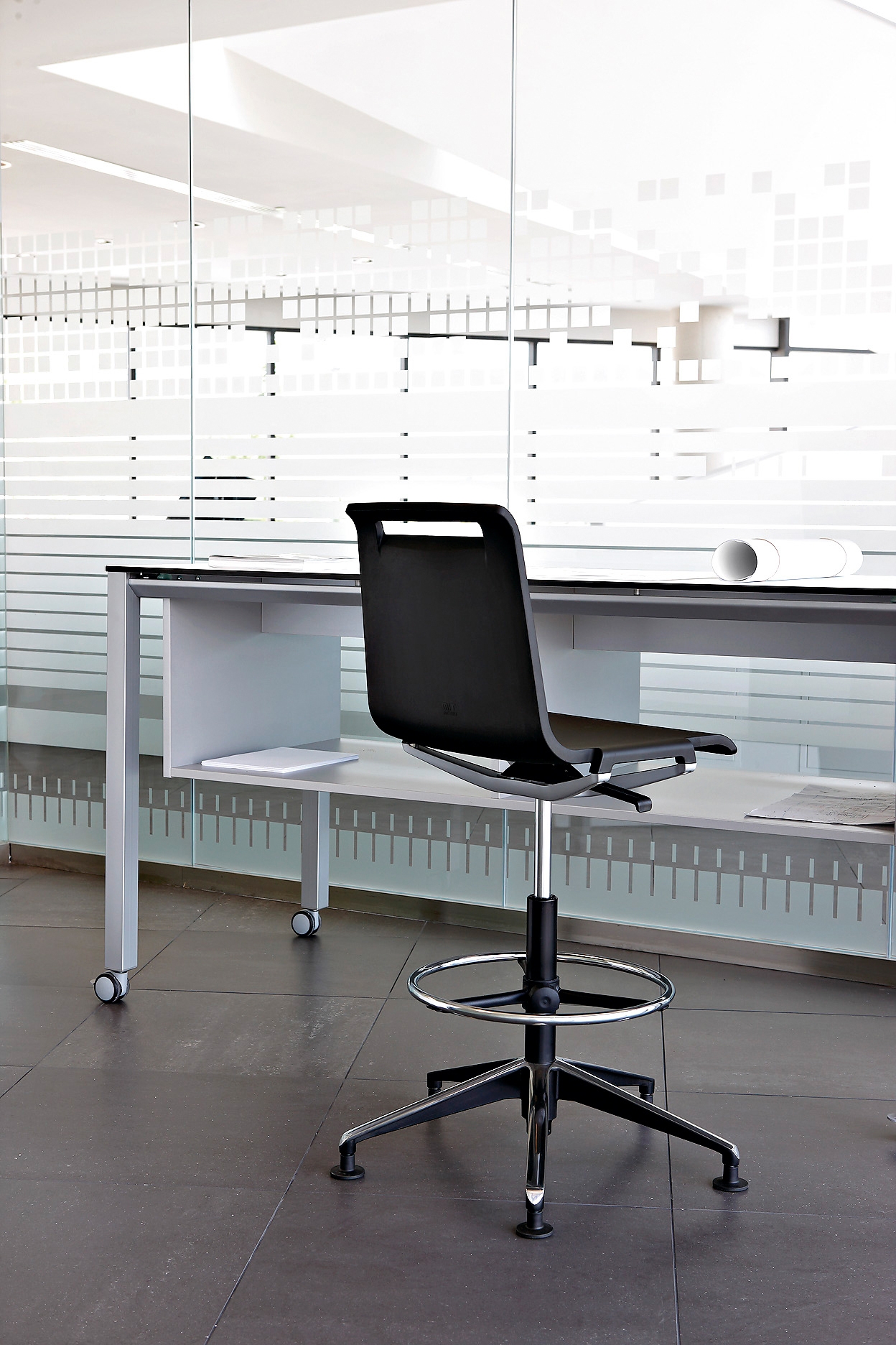 MIT STOOL - Bar stools from actiu | Architonic