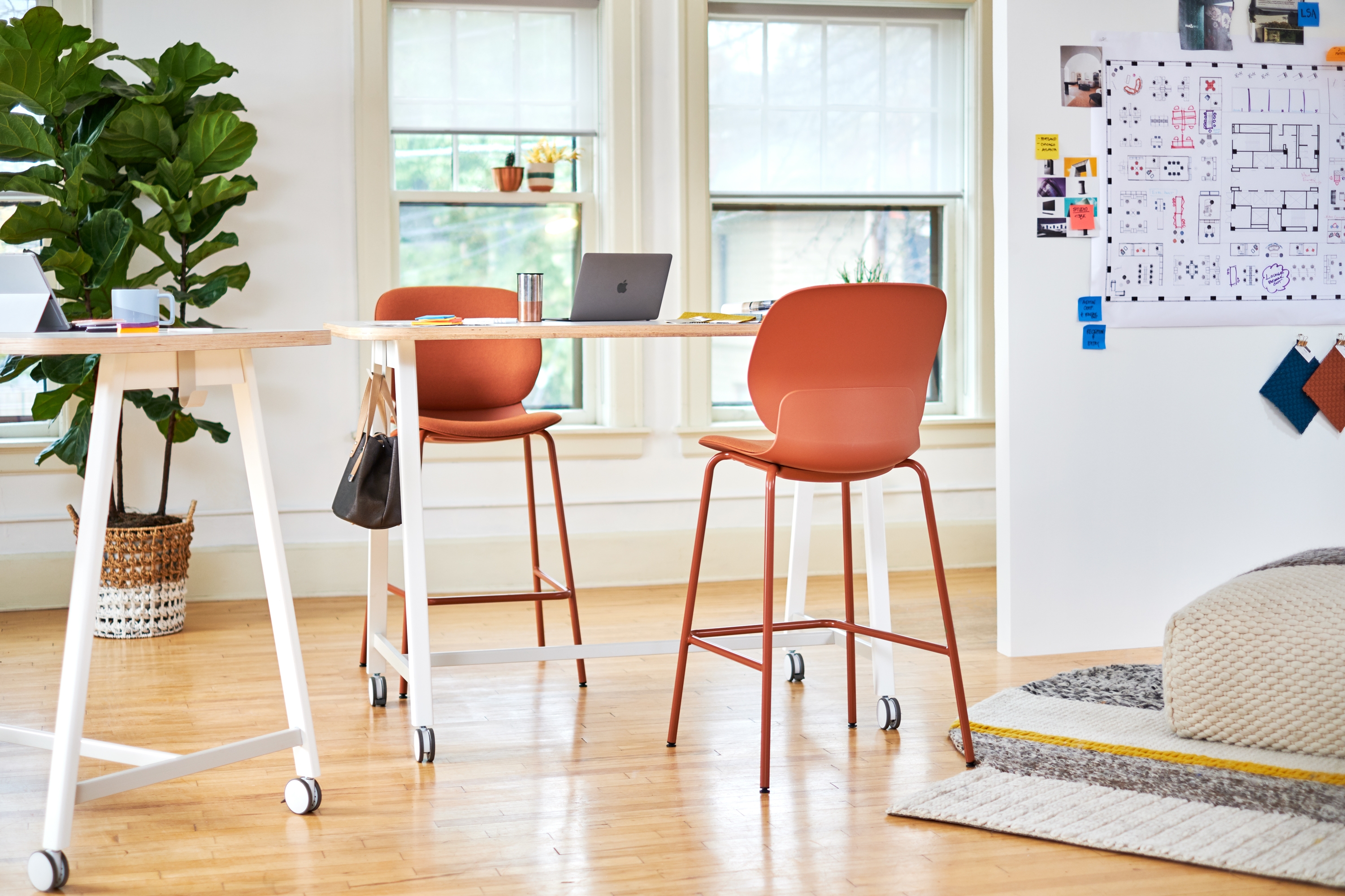 POPUP – Standing tables de Haworth | Architonic