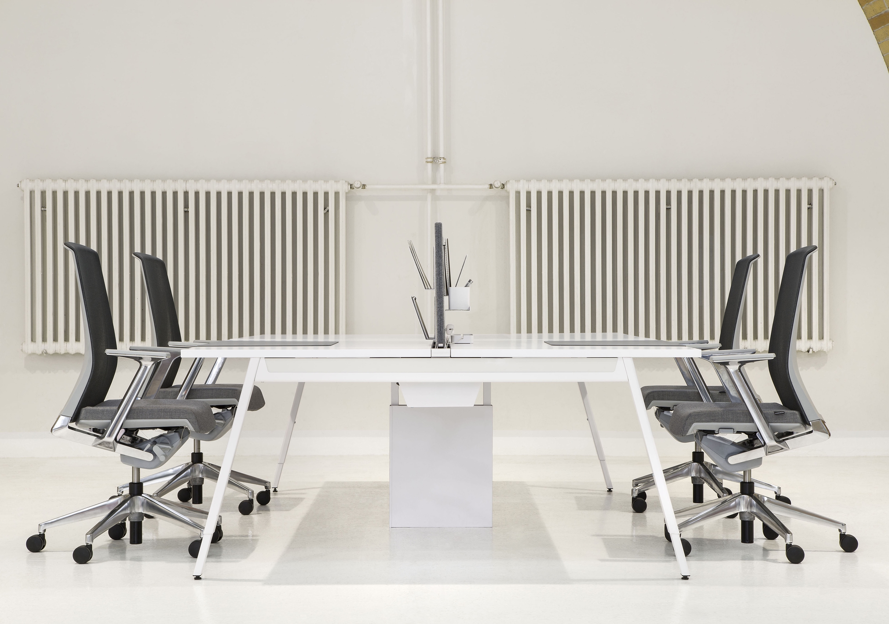 INTUITY PARK BENCH - Contract tables from Haworth | Architonic