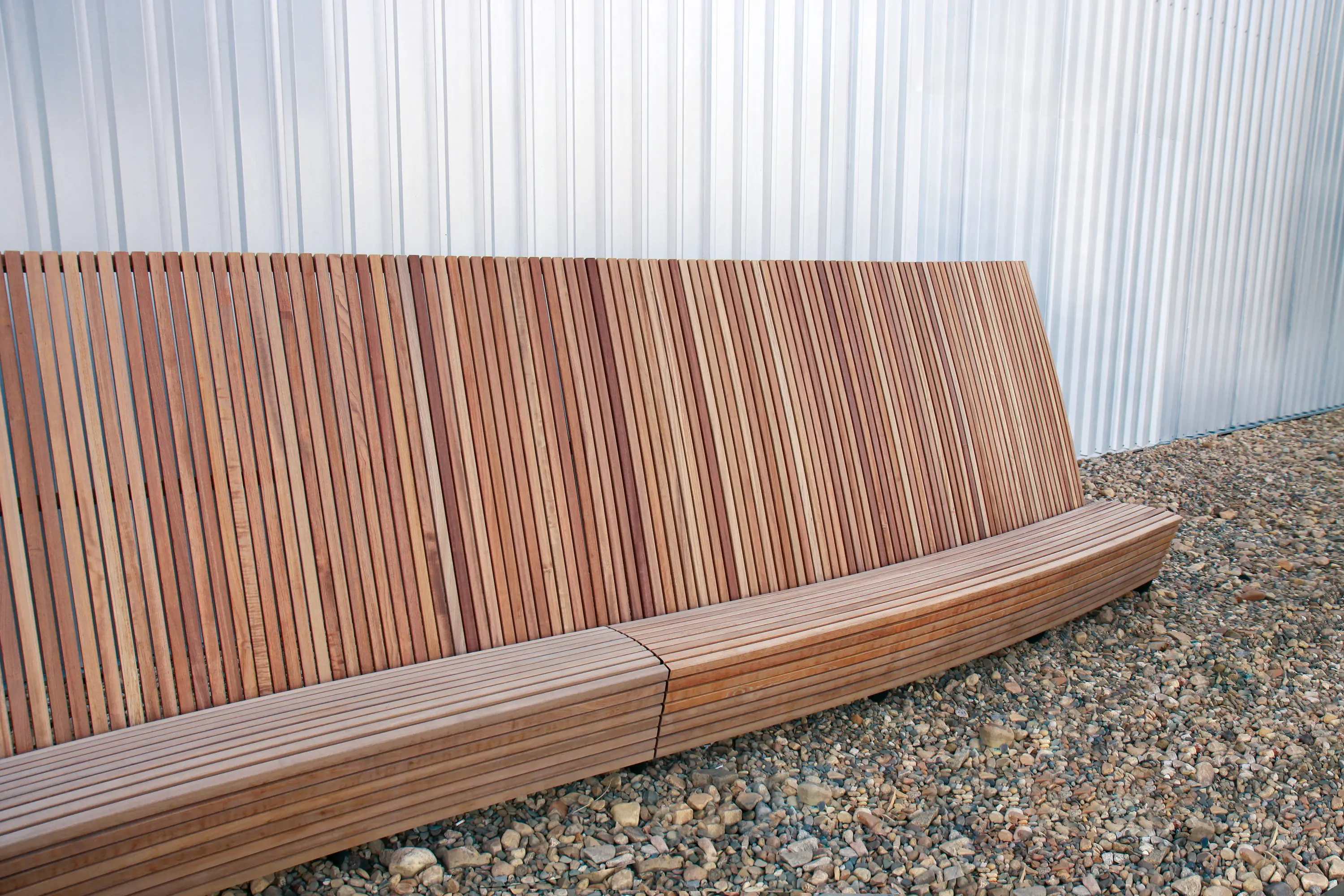LANDSCAPE | CURVED PARK BENCH WITH HIGH BACKREST - Benches from mmcité ...