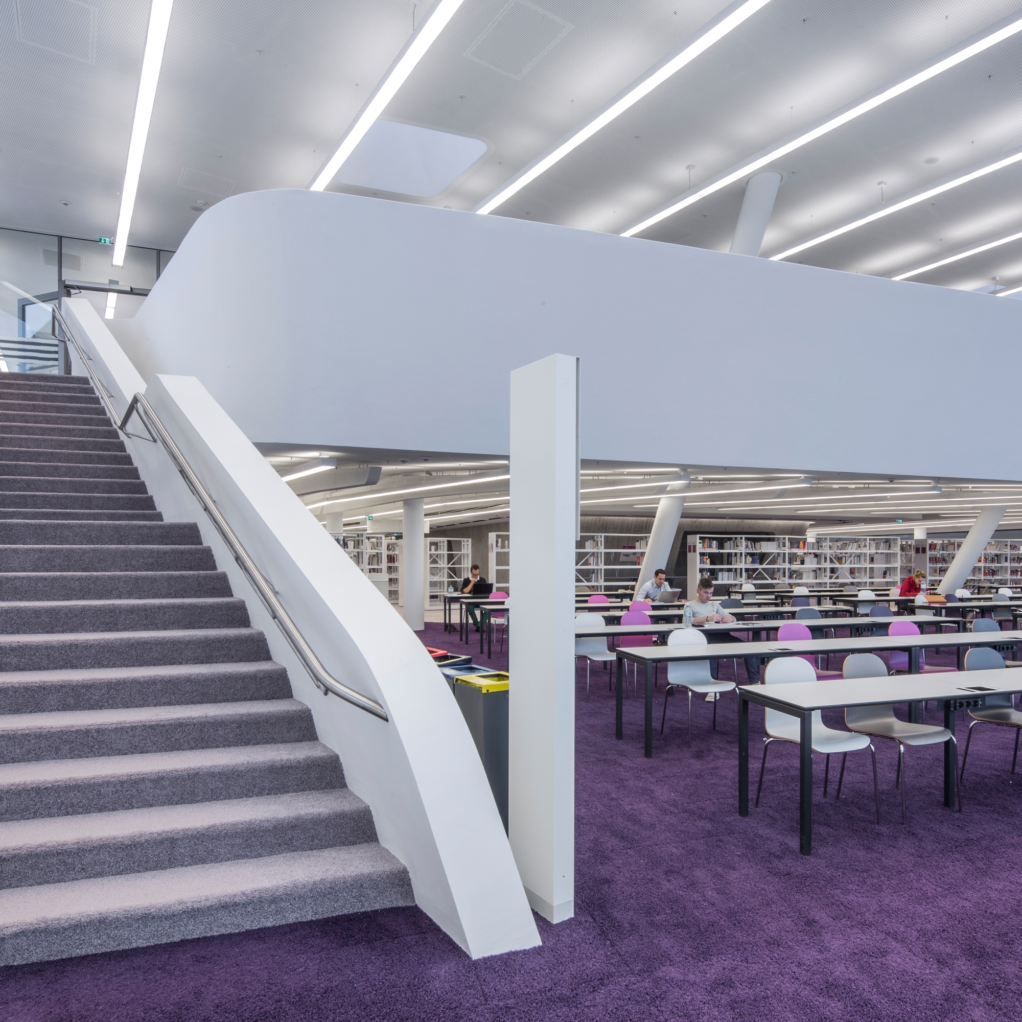 LOOP PRIME - Modular flooring systems from Lindner Group | Architonic