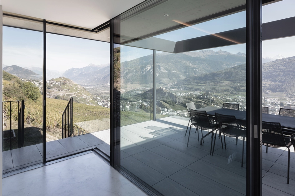FRAMELESS SLIDING WINDOWS WITH NICHE SOLUTION - Patio doors from ...