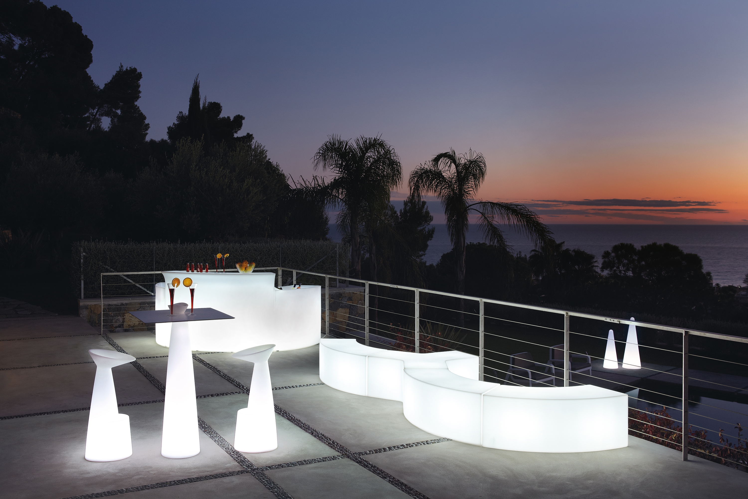 YPSILON - Benches from Slide | Architonic