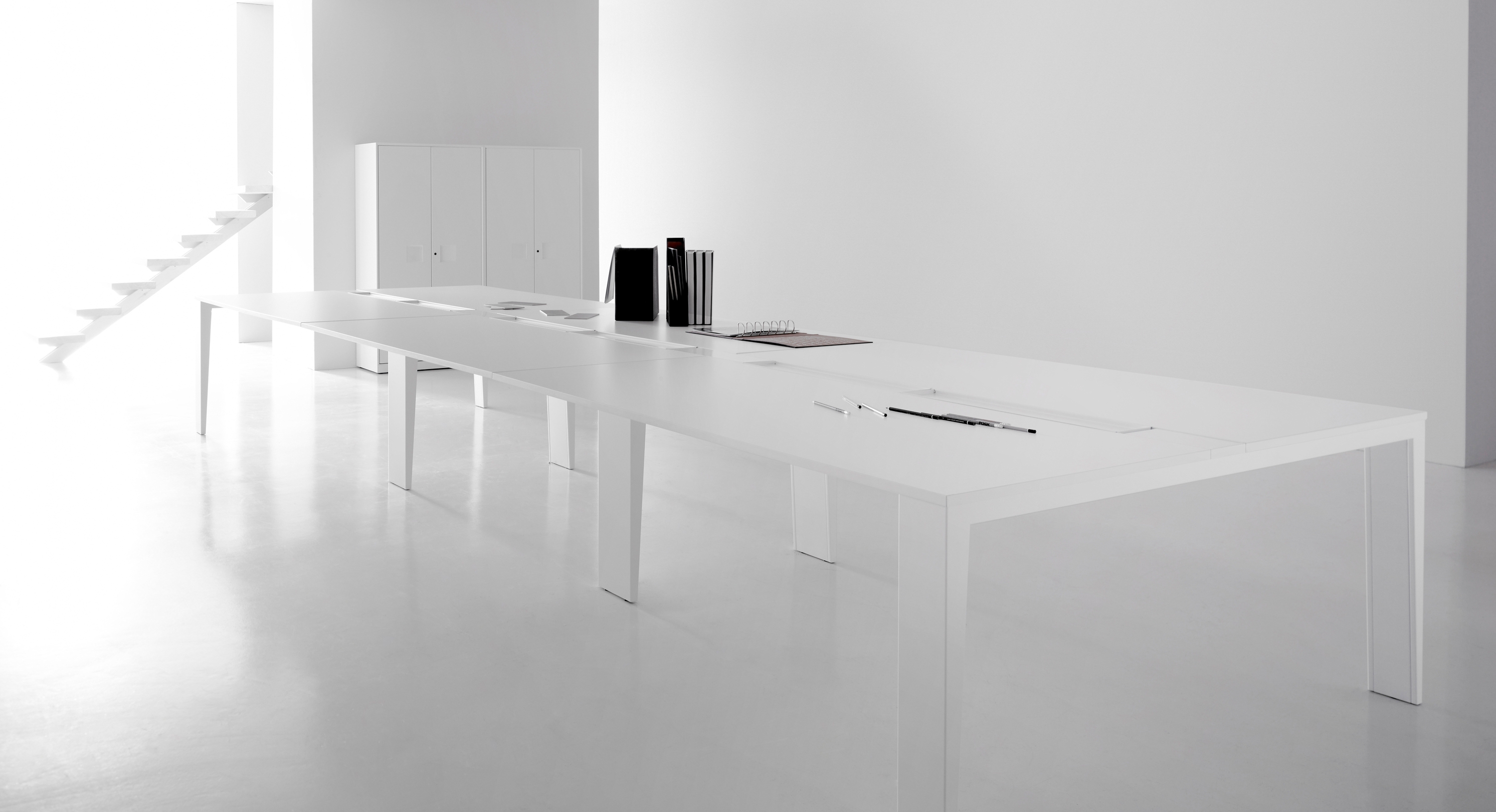 MAHIA OPERATIVE - Desks from Famo | Architonic