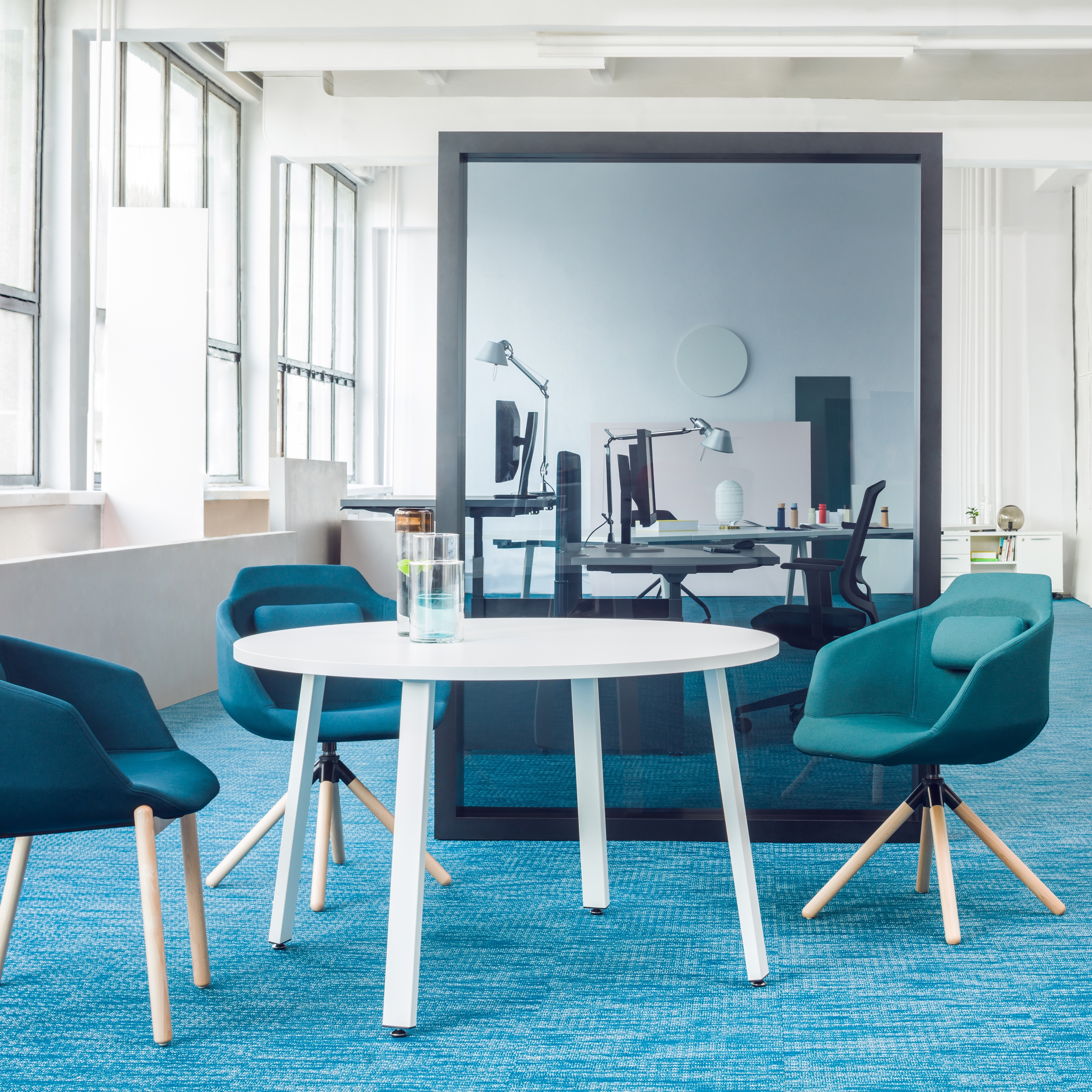 MEETING TABLE - Standing tables from MDD | Architonic