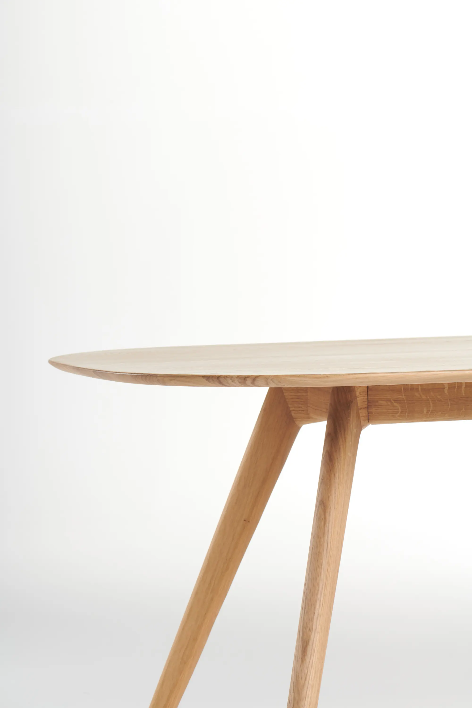 COCO TABLE – Tables de repas de Artisan | Architonic