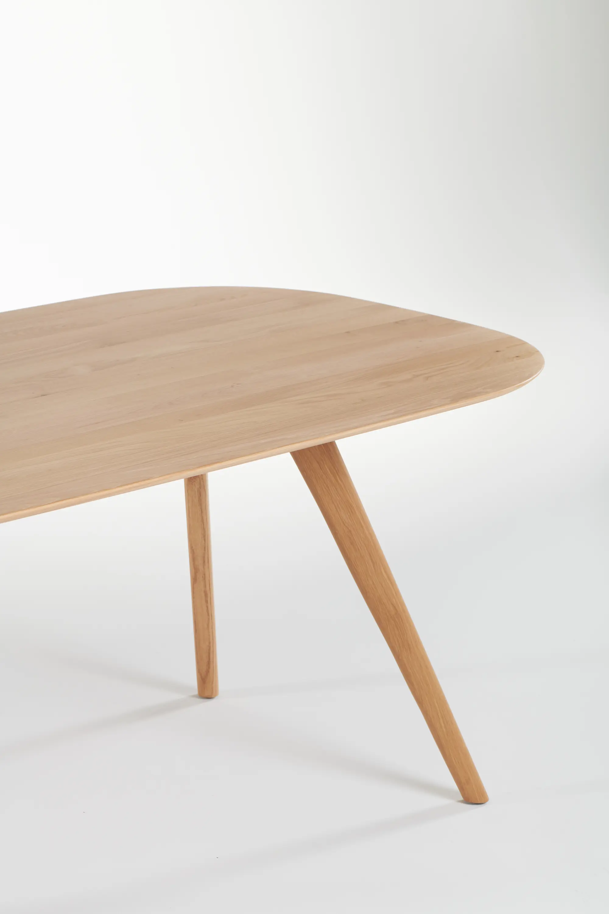 COCO TABLE – Tables de repas de Artisan | Architonic