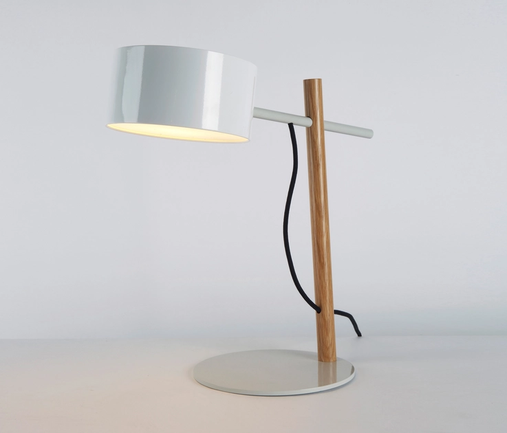 EXCEL DESK LAMP (WHITE/OAK) - Tischleuchten von Roll & Hill | Architonic