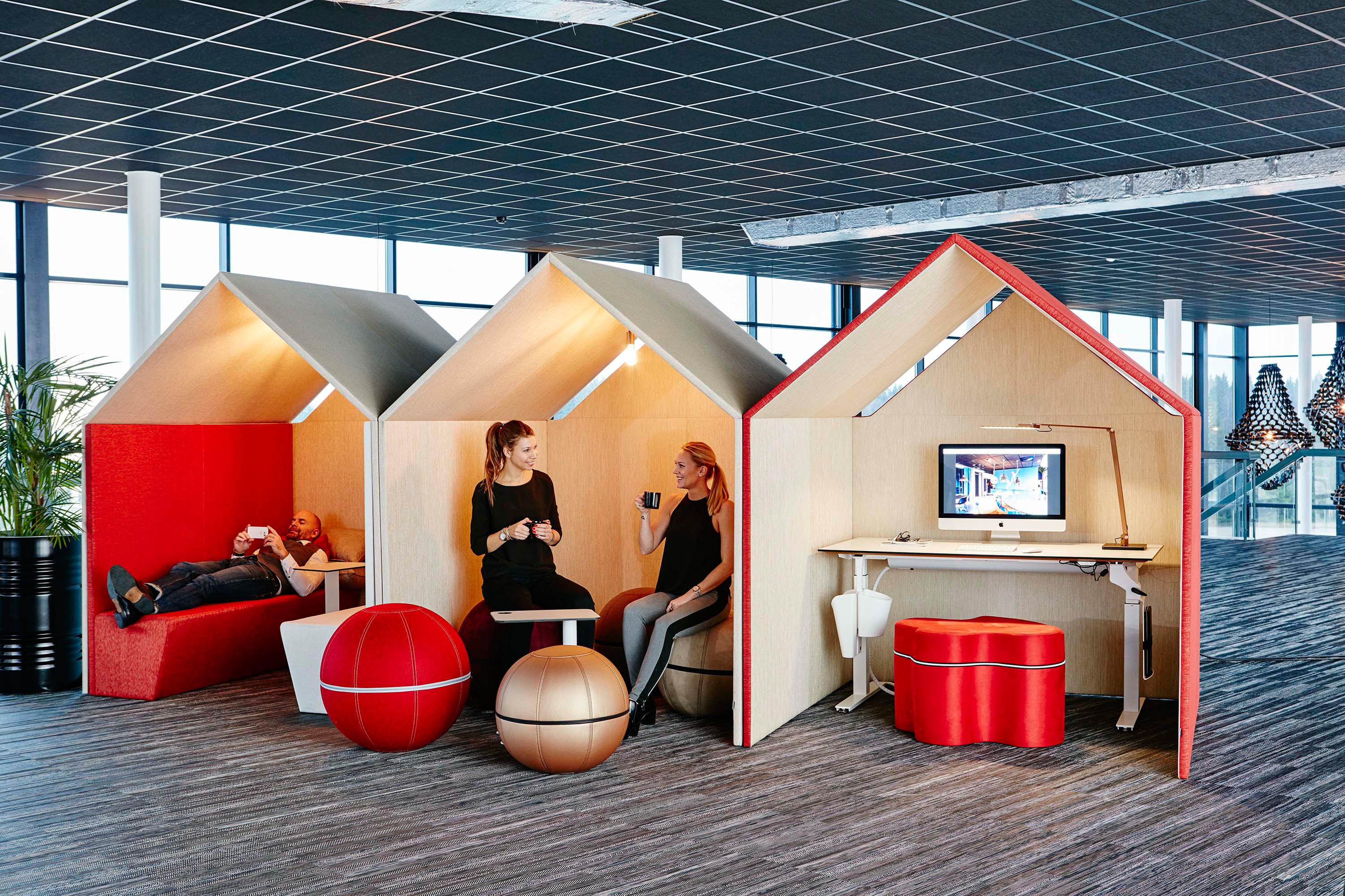 THE HUT WITH FRONT SCREEN AND DOOR - Office Pods from Götessons ...