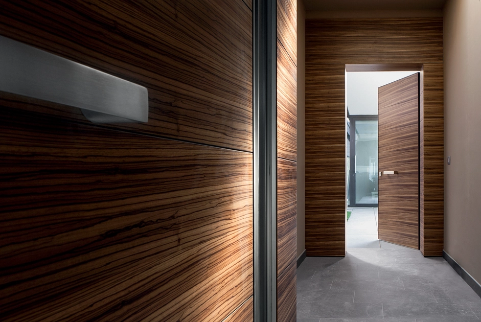PROJECT | INTERIOR SAFETY DOOR WITH CONCEALED HINGES - Internal doors ...