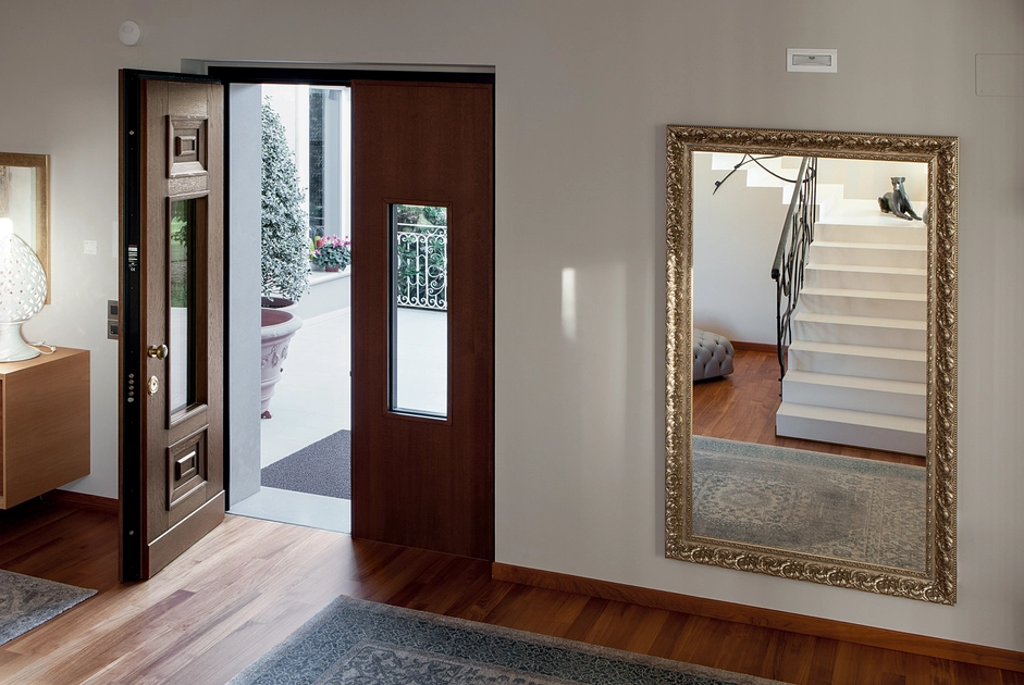EVOLUTION | THE SAFETY DOOR WITH EXPOSED HINGES THAT MEETS ANY REQUEST ...