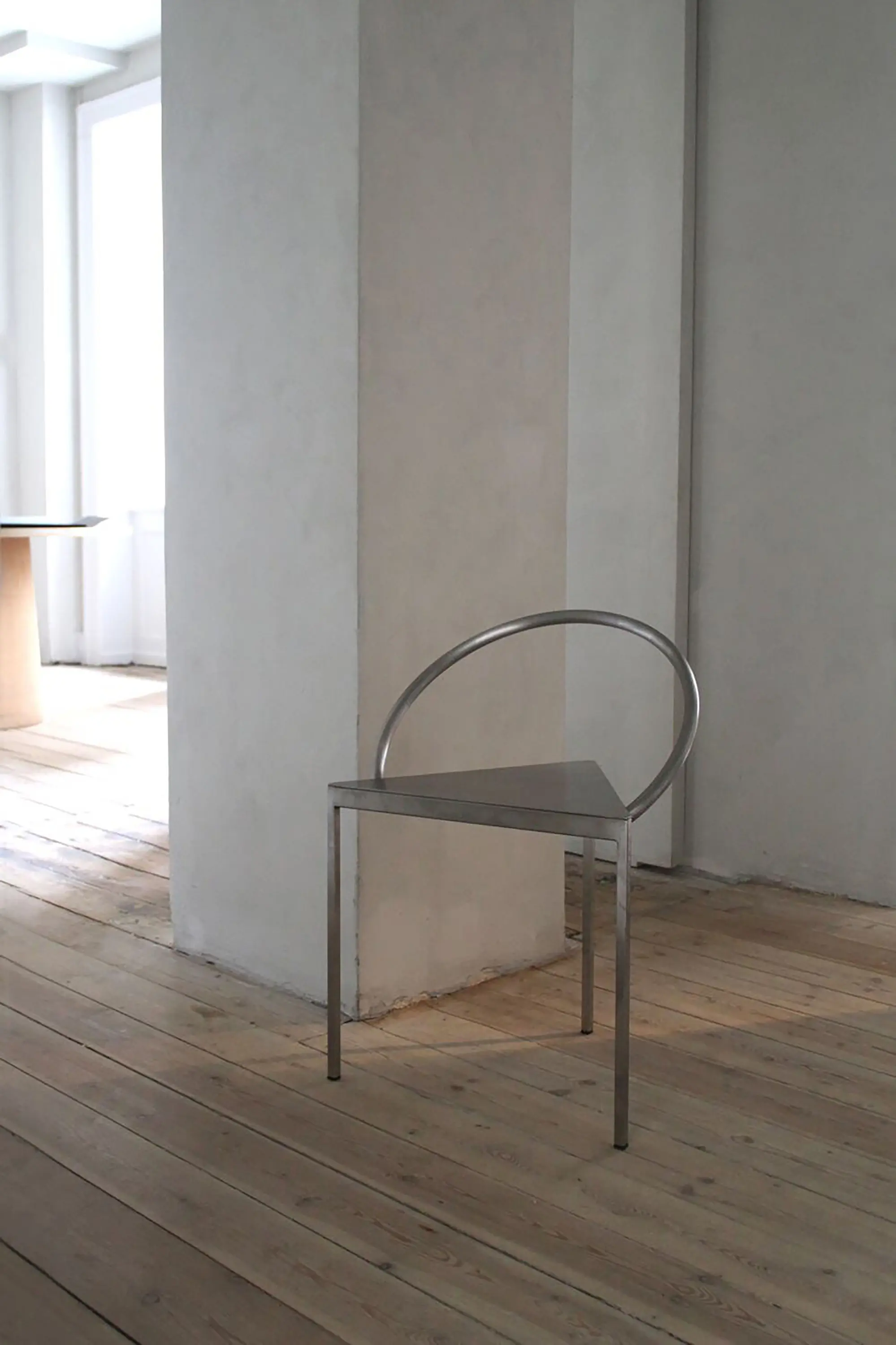 TRIANGOLO CHAIR STAINED BLACK - Chairs from Frama | Architonic