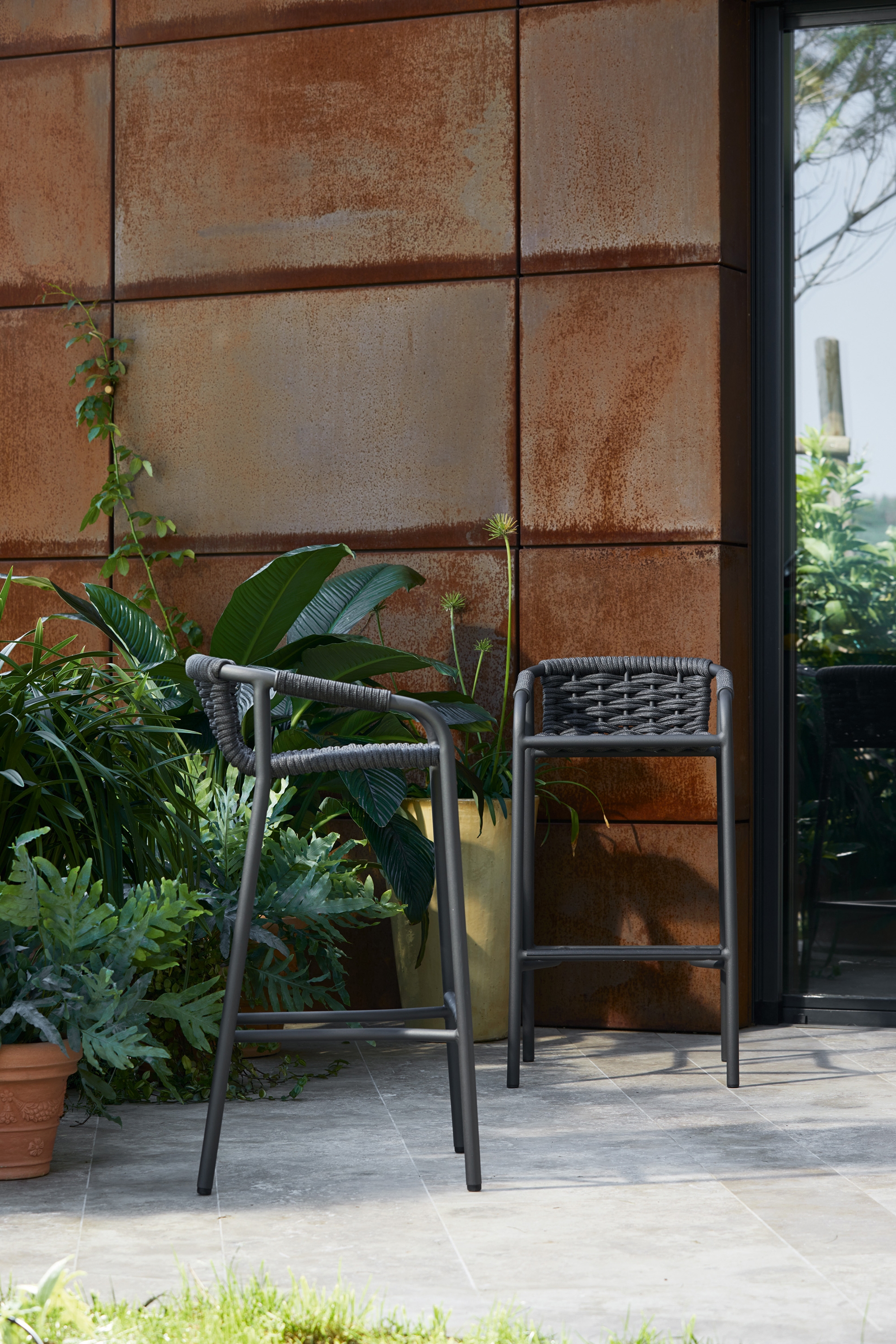 CAPRI 4325 TABLE - Dining tables from ROBERTI outdoor pleasure | Architonic
