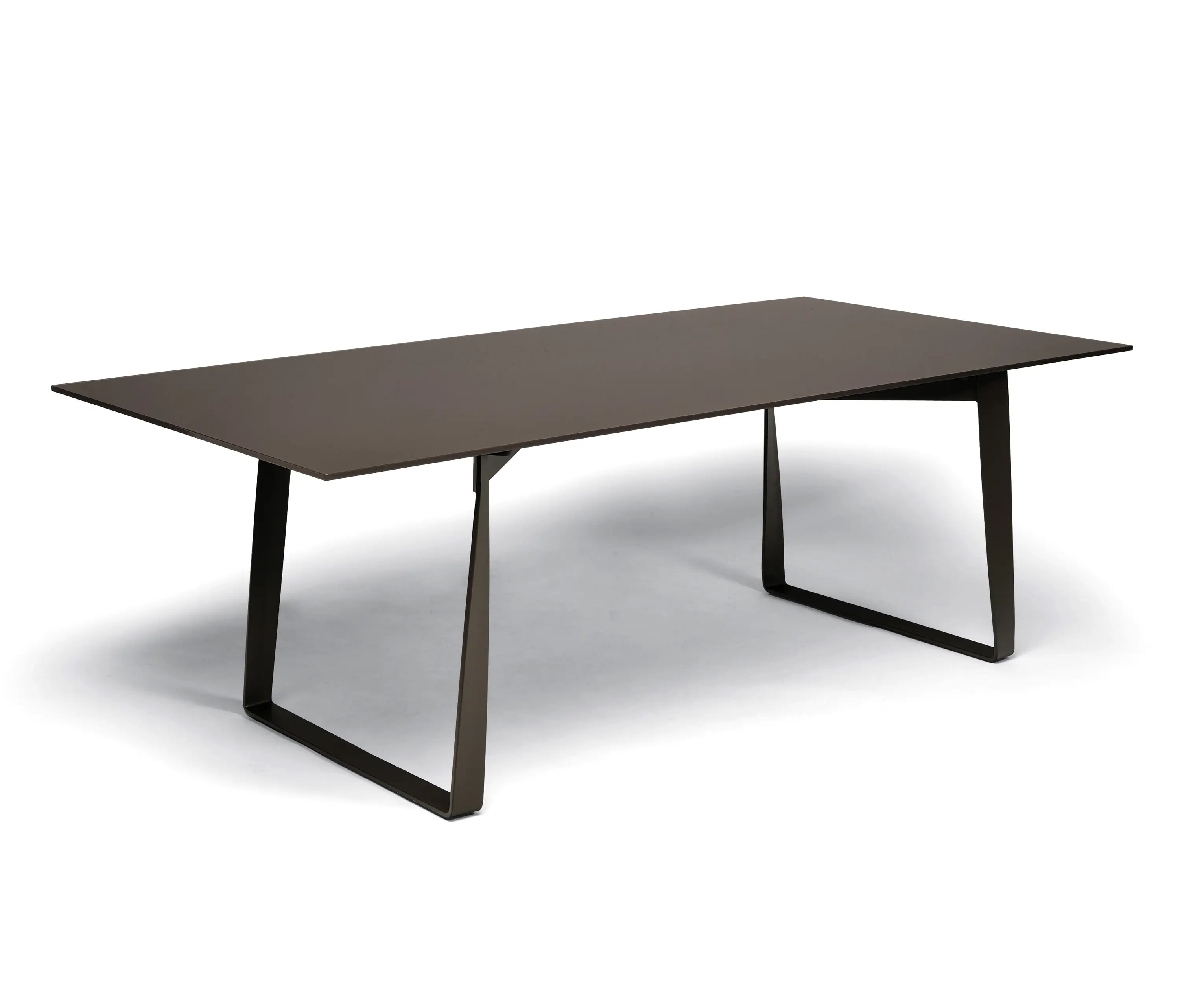 HAMPTONS GRAPHICS 9725 TABLE – Tables de repas de ROBERTI outdoor ...