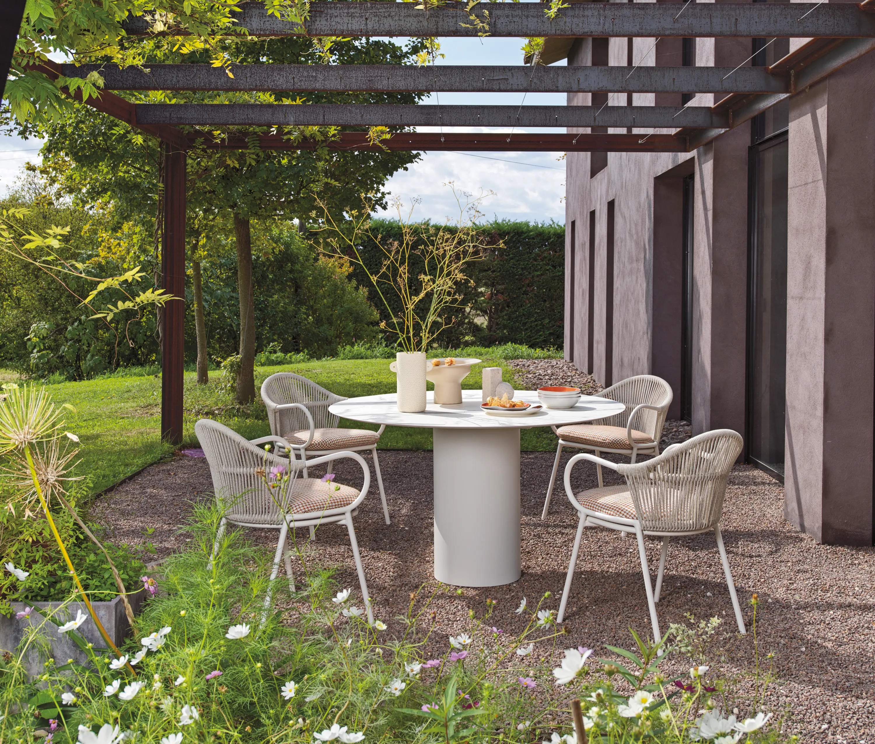 QUEEN 4470H DINING TABLE – Tables de repas de ROBERTI outdoor pleasure ...