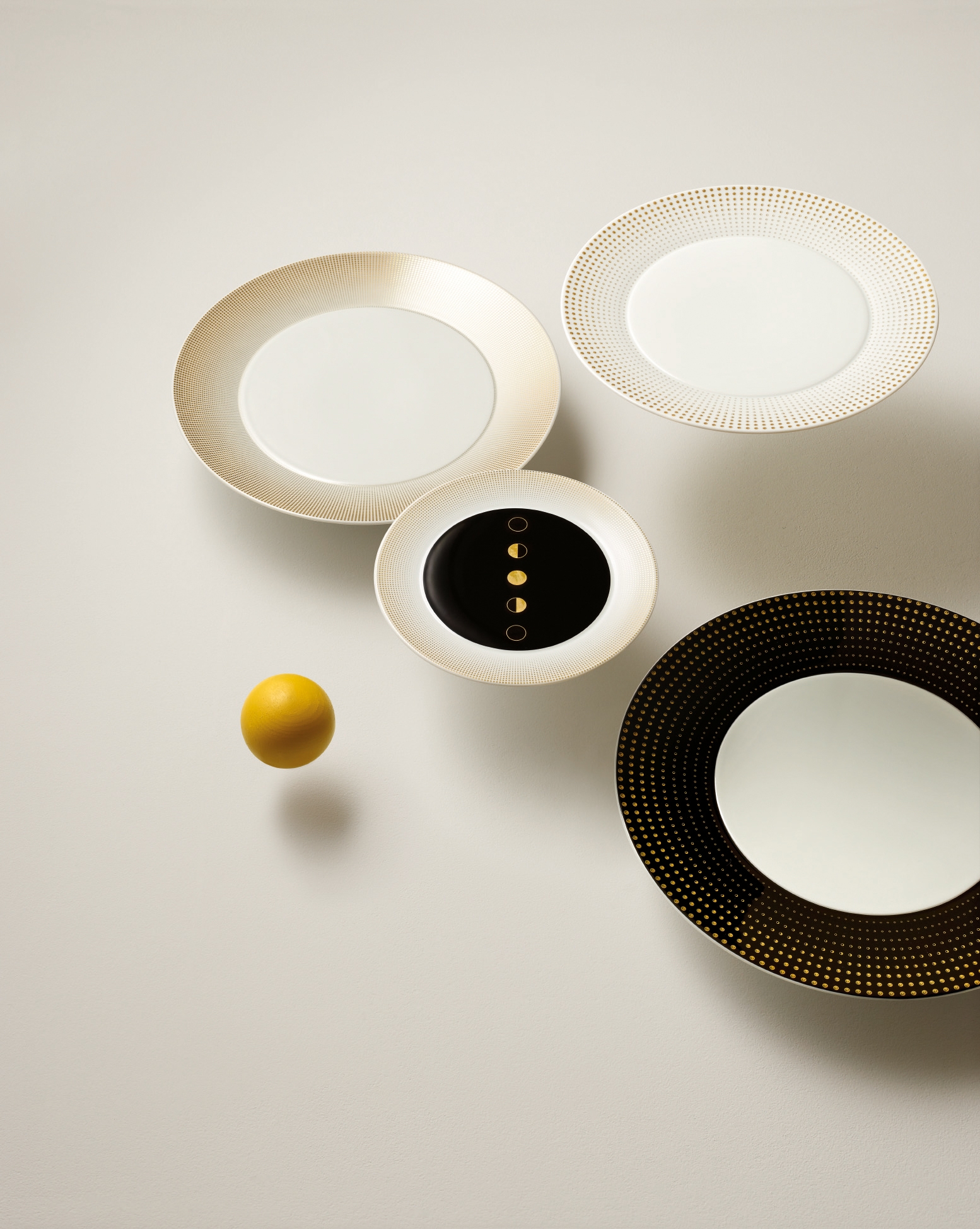 AURÉOLE CLAIR DE LUNE SAUCER - Dinnerware from FÜRSTENBERG | Architonic