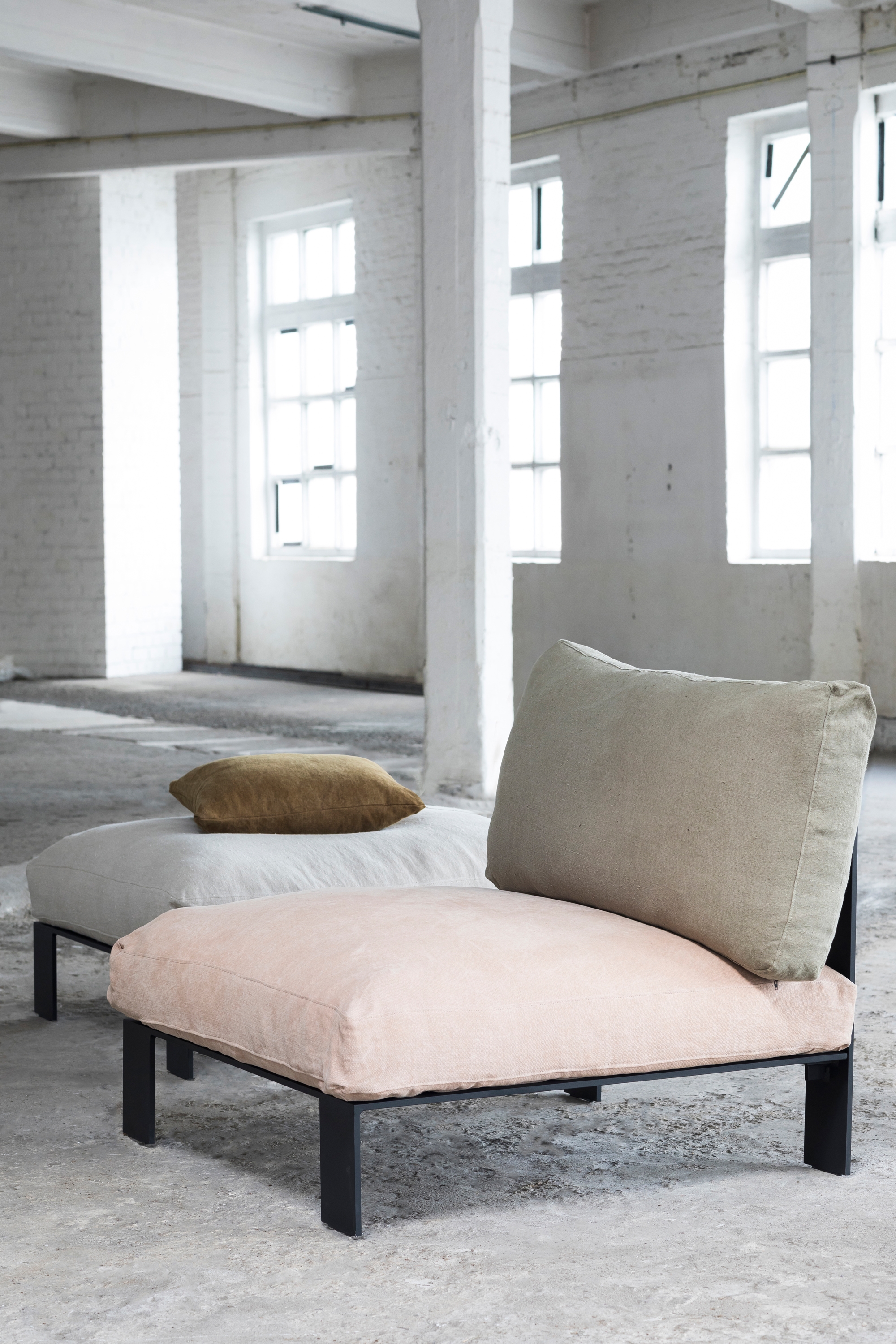 INTERIOR DESIGN BY BEA MOMBAERS ETAGERE 2 NOIR – Étagères de Serax ...